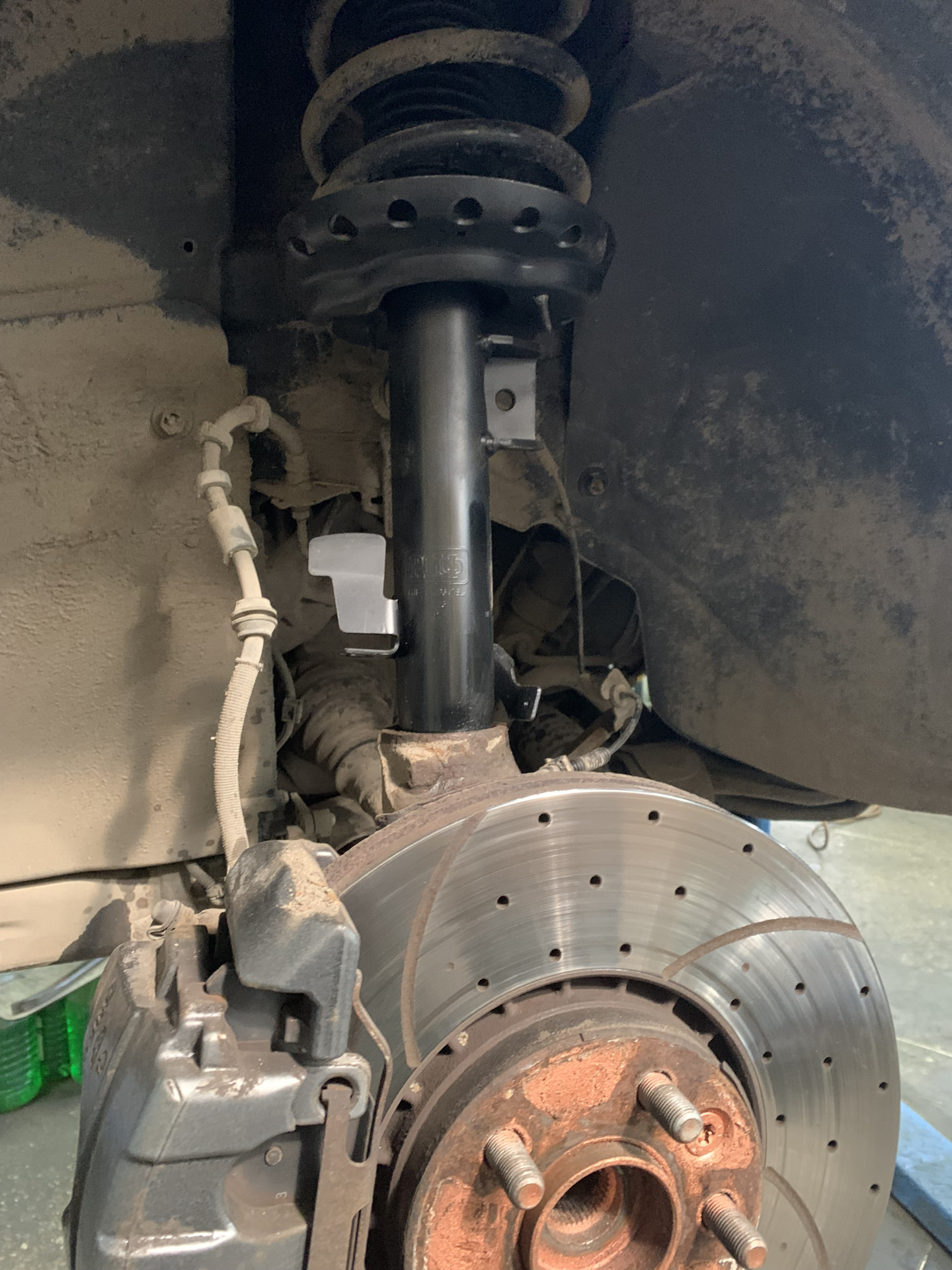 Новым передним амортизаторам, быть! — Land Rover Freelander 2 (L359), 2 ...