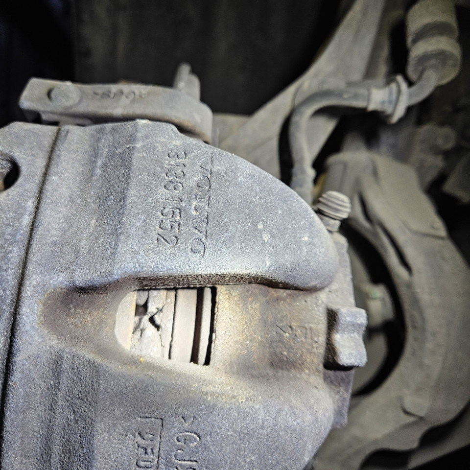 31381552 Суппорт передний правый Volvo | Запчасти на DRIVE2