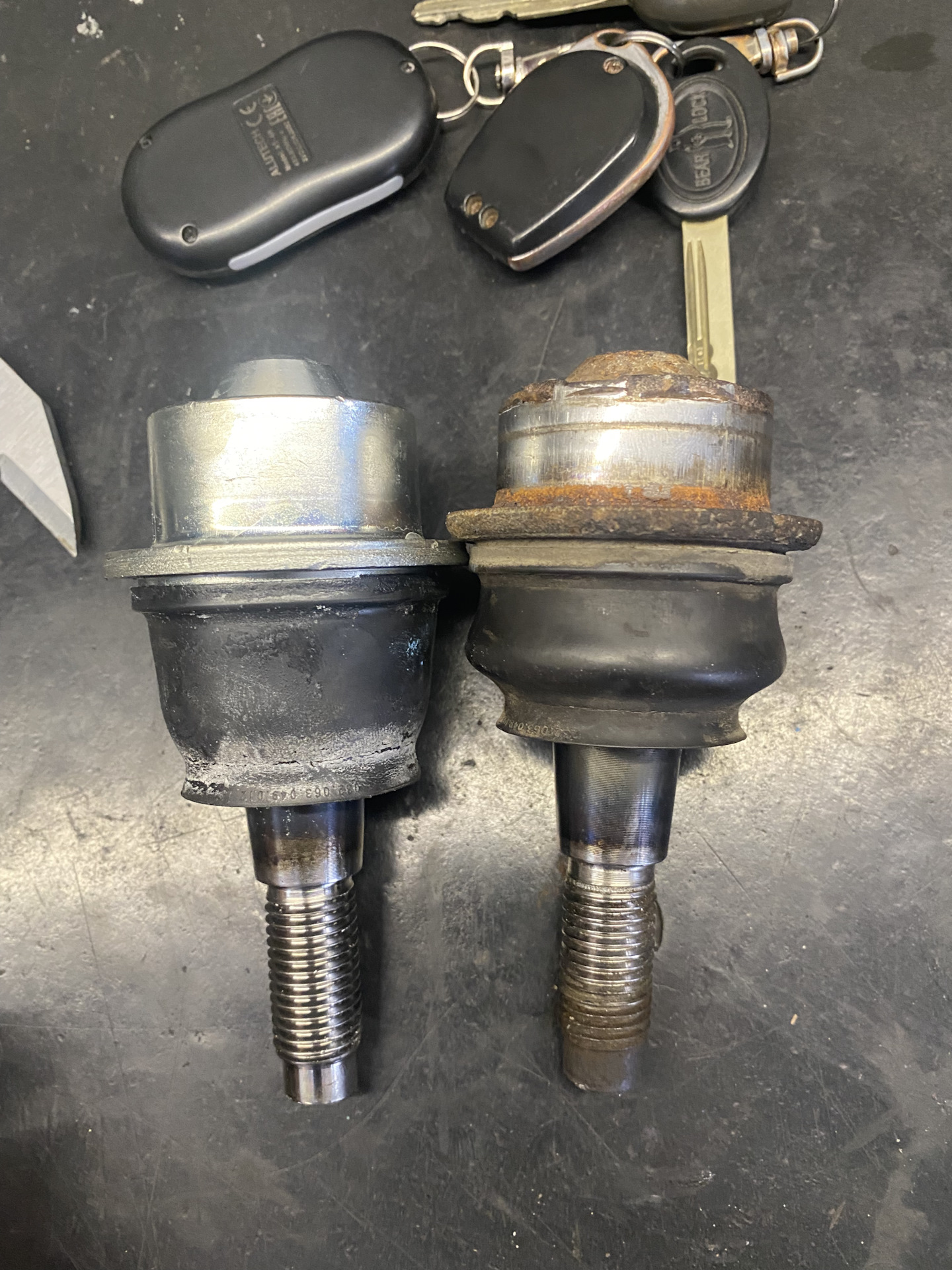 Отличие шаровых в металические рычаги и алюминиевые — Chevrolet Tahoe ...