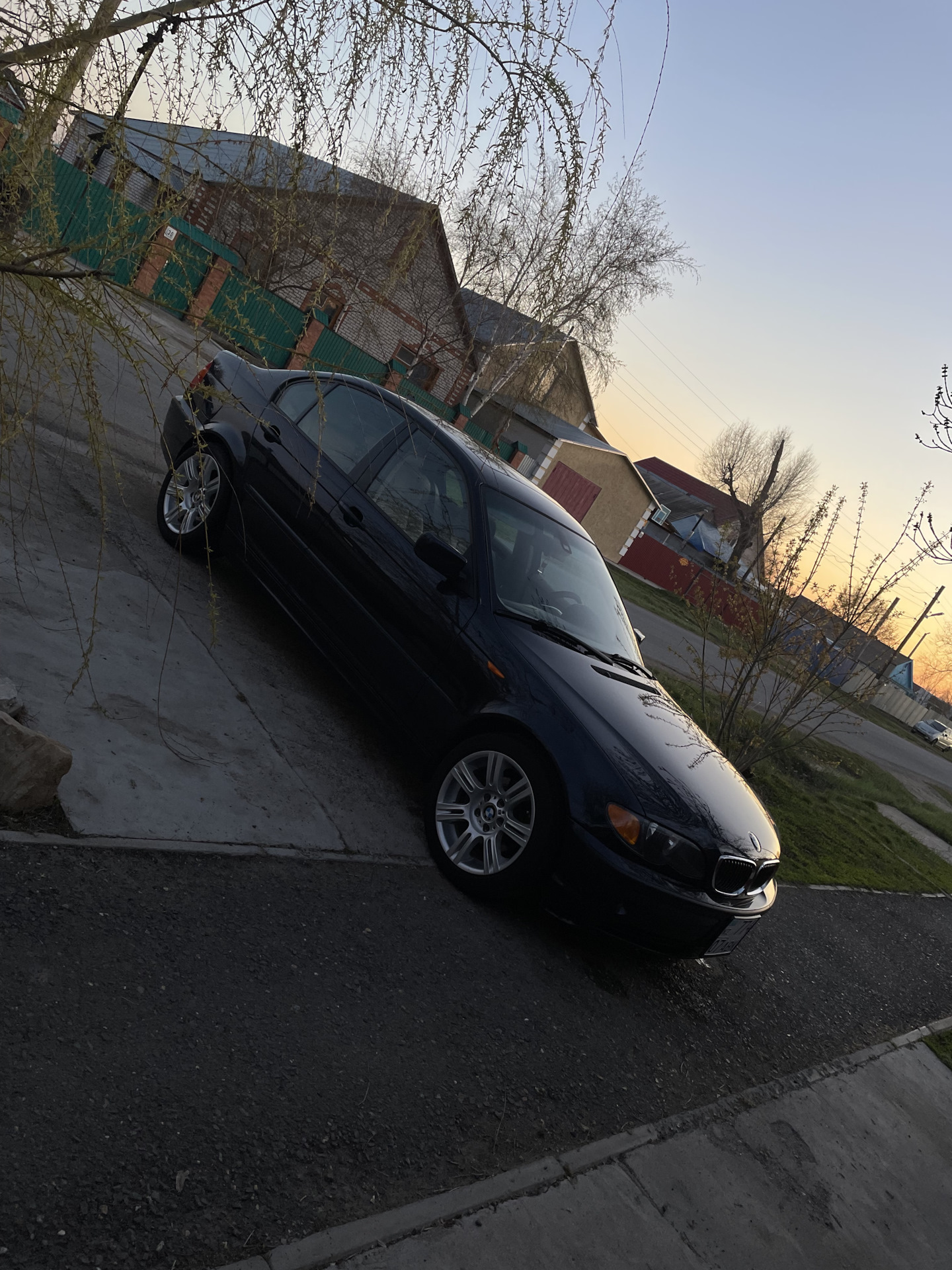 Установил скобу суппорта. — BMW 3 series (E46), 2,5 л, 2005 года ...