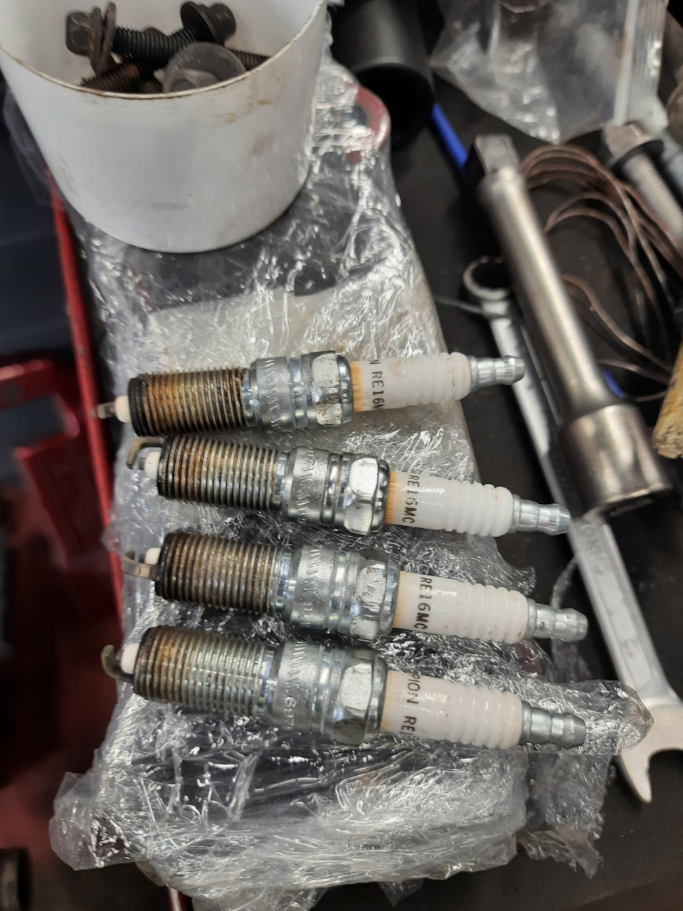 RE16MC Свеча зажигания 2.4 01- CHAMPION | Запчасти на DRIVE2