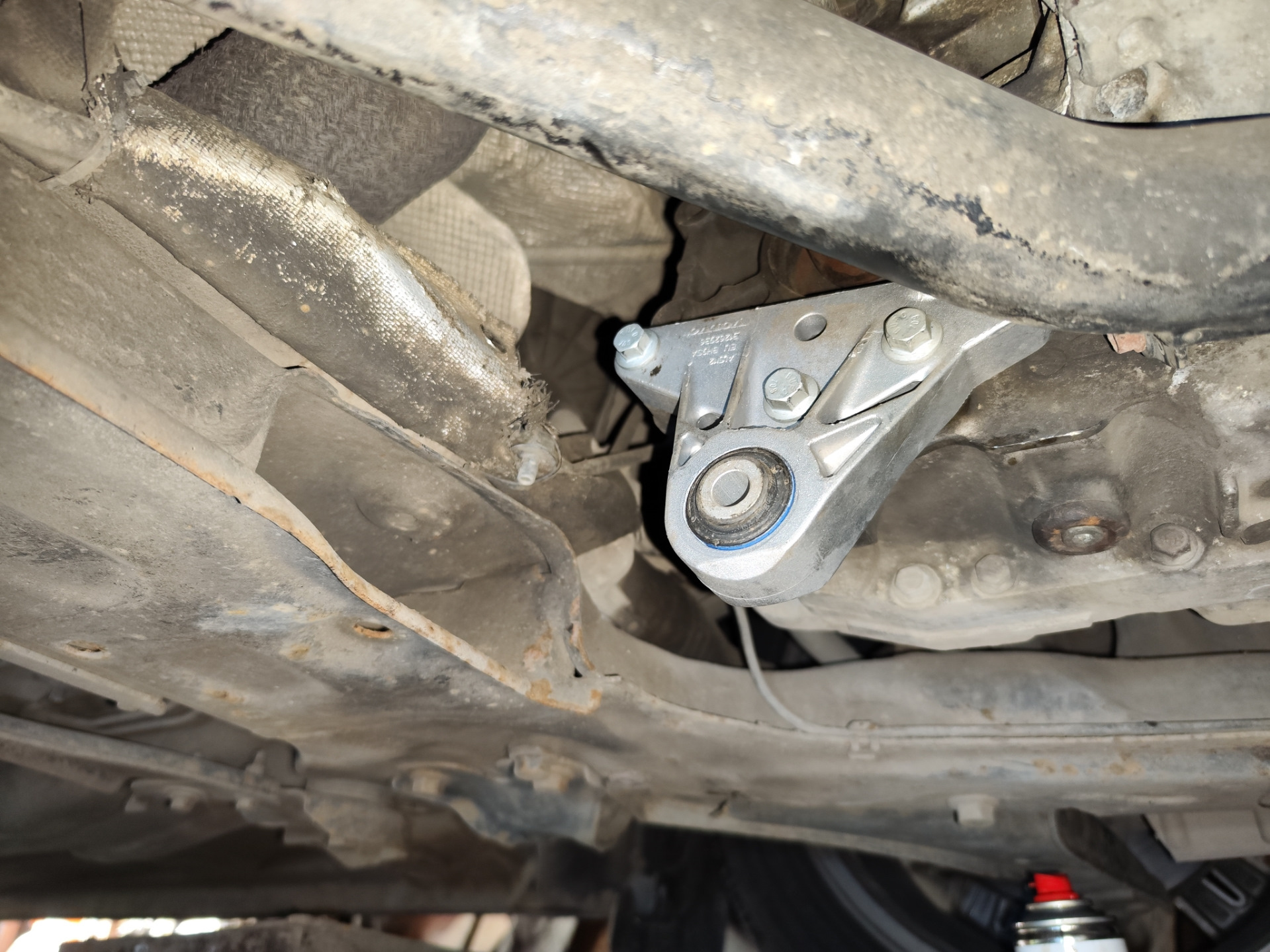 Дополнительная опора АКПП — Volvo S80 (2G), 2,5 л, 2007 года | своими ...