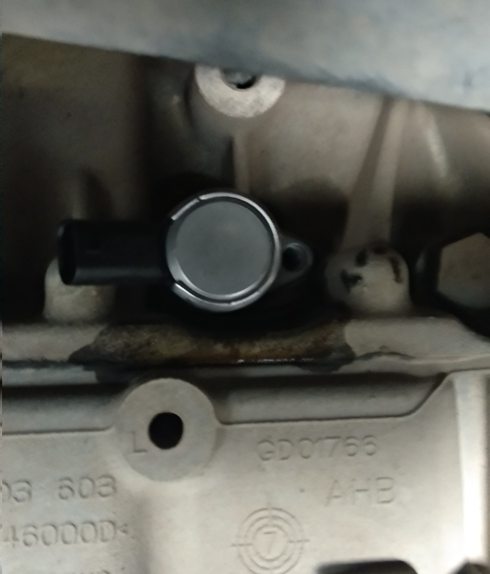 Замена клапана управления давления масла — Skoda Kodiaq (1G), 1,4 л ...