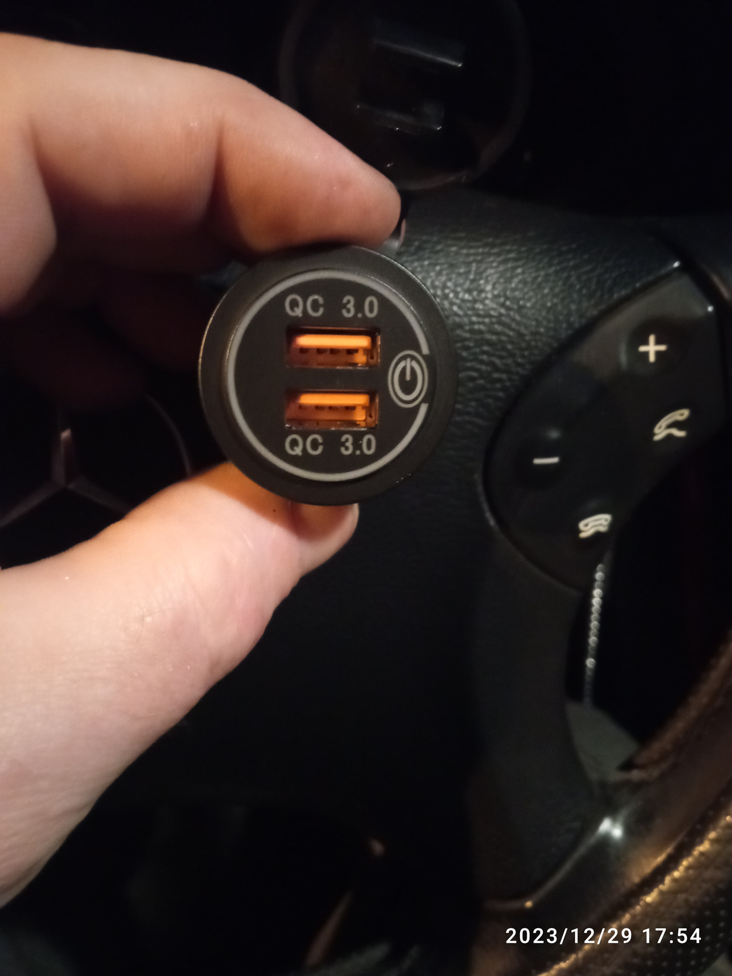 USB вместо прикуривателя — Mercedes-Benz C-Class (W203), 2 л, 2000 года ...