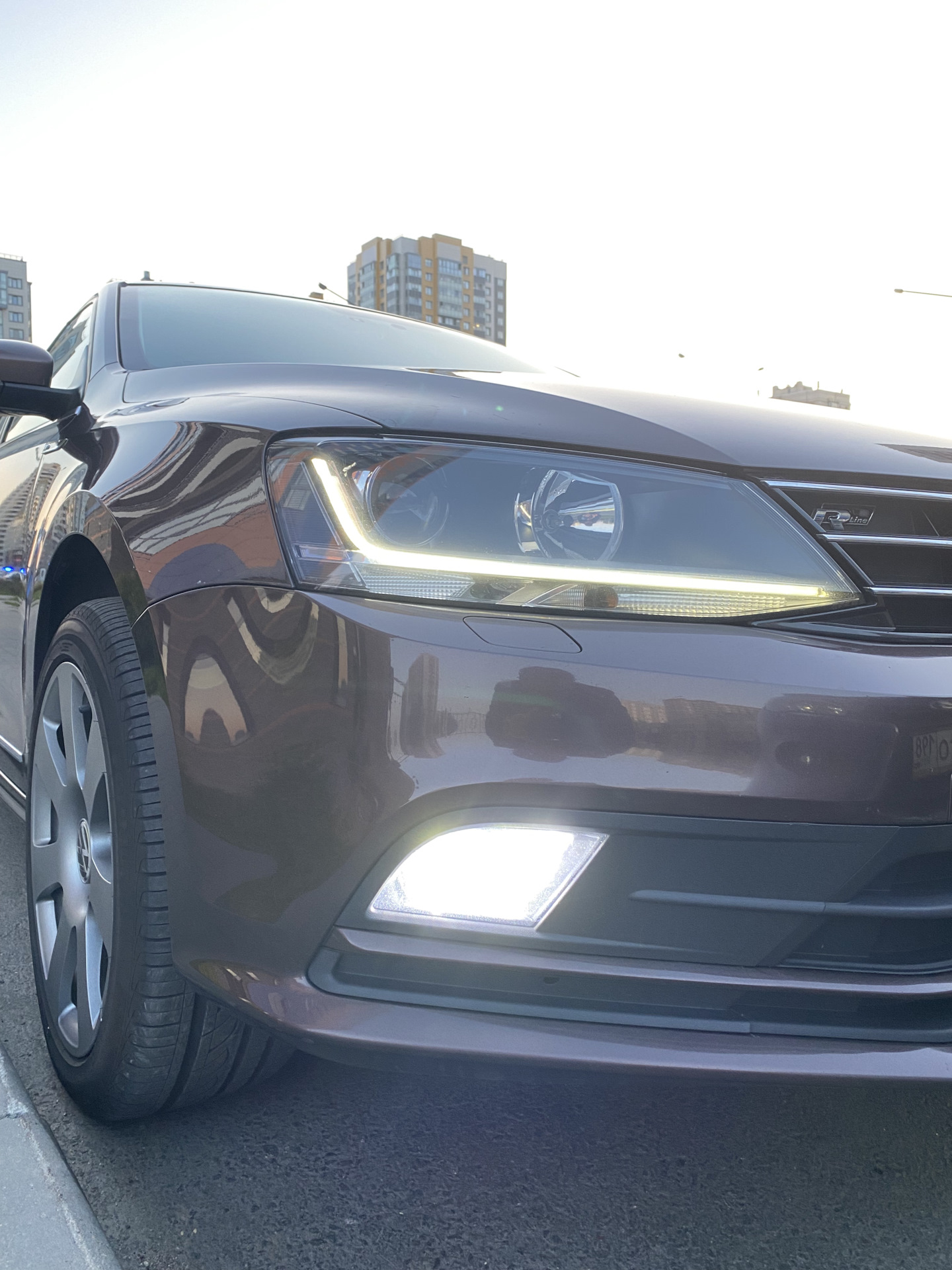 Светодиодные лампы в противотуманки — Volkswagen Jetta VI, 1,4 л, 2018 ...