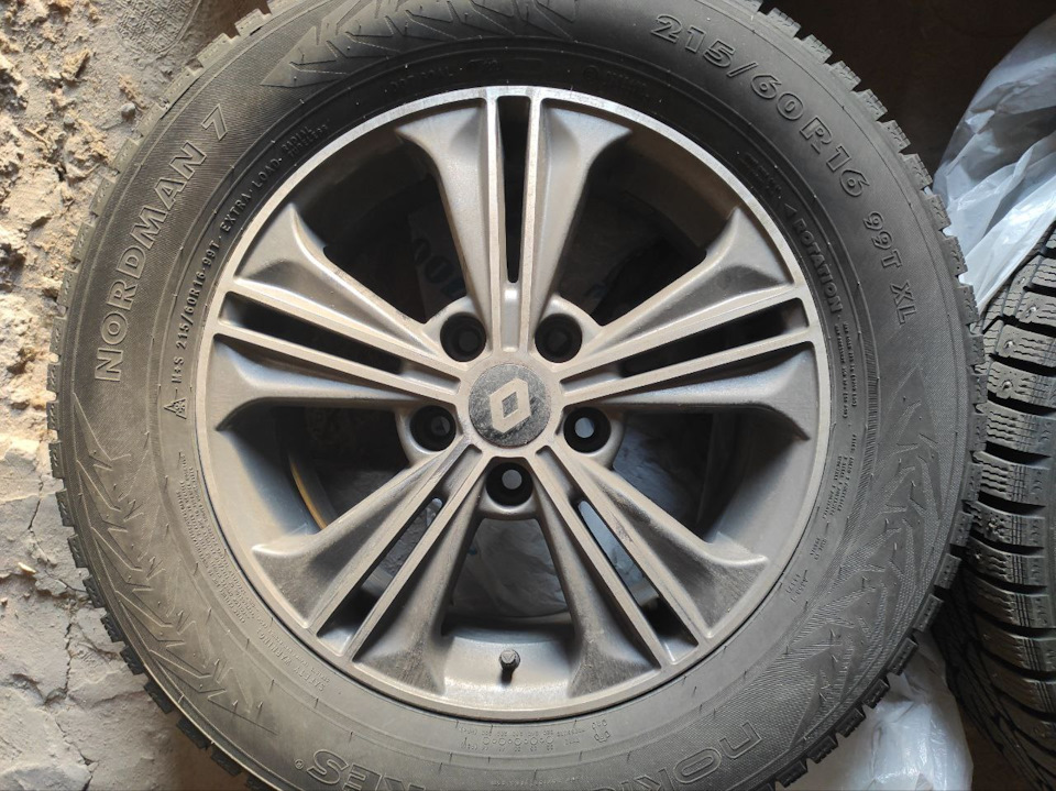 Шины зимние шипованные Nokian 215/60 R16, литые диски Carwell 6,5Jx16 ...