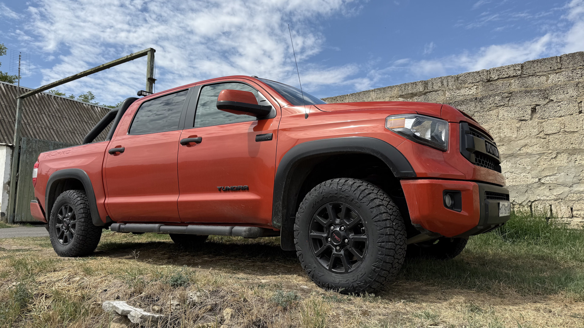 Maxxis Razr — Toyota Tundra (III), 5,7 л, 2015 года | шины | DRIVE2