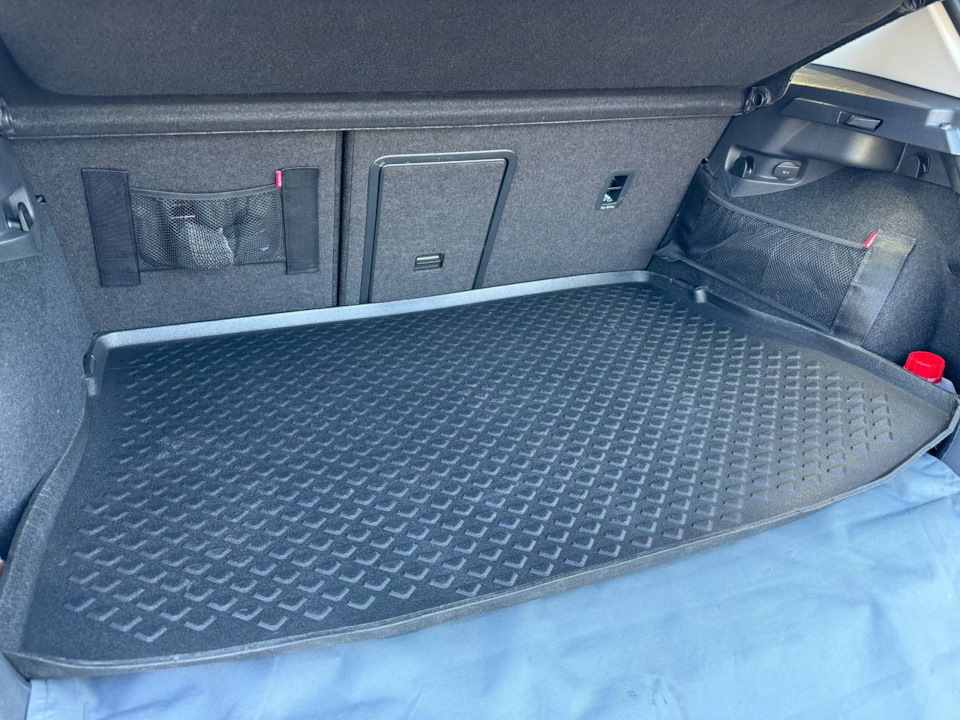 5G0061160 Коврик в багажный отсек VAG | Запчасти на DRIVE2