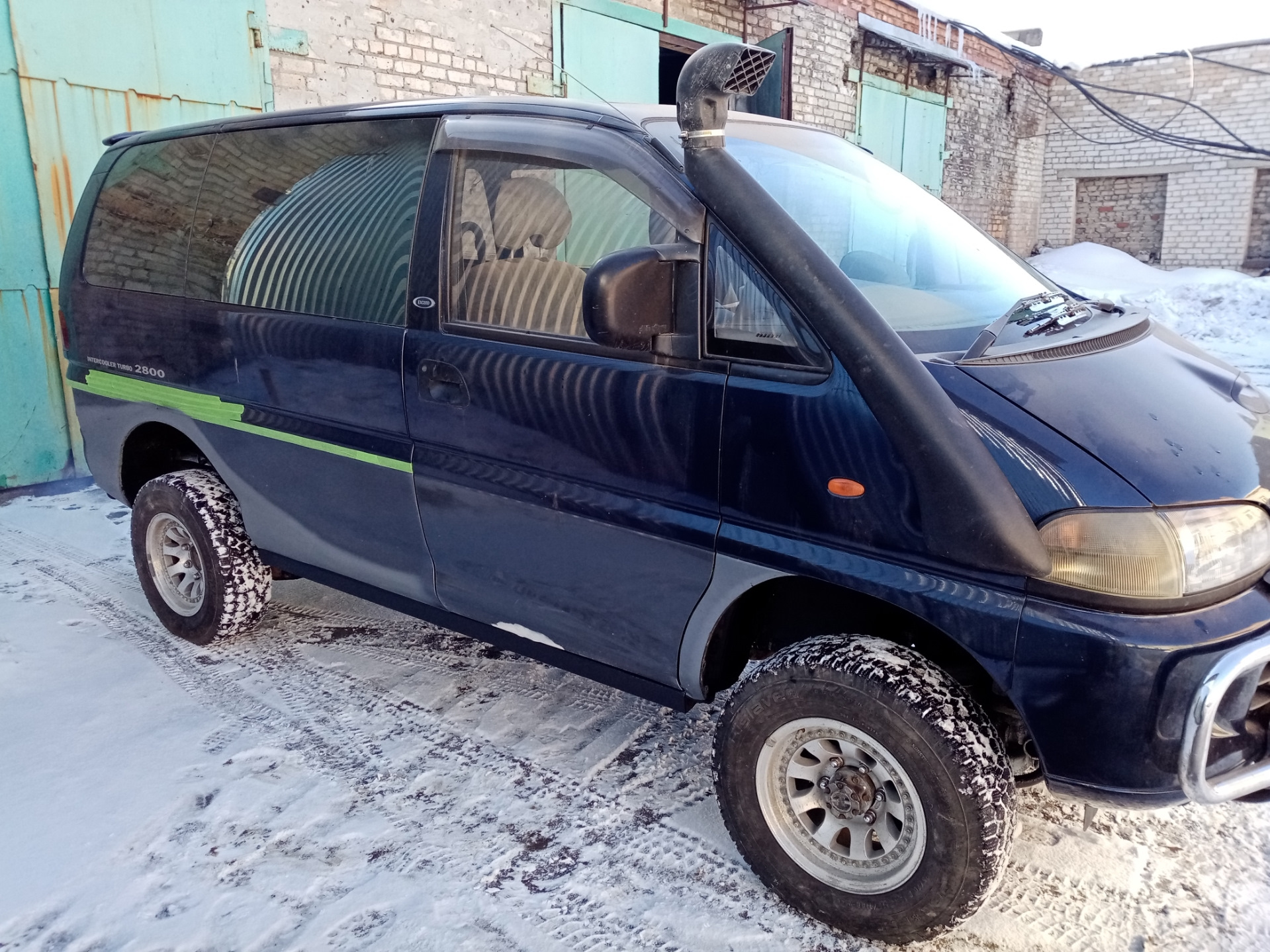 Пару фото как бусик выглядит сейчас — Mitsubishi Delica (L400), 2,8 л, 1994 года | фотография ...