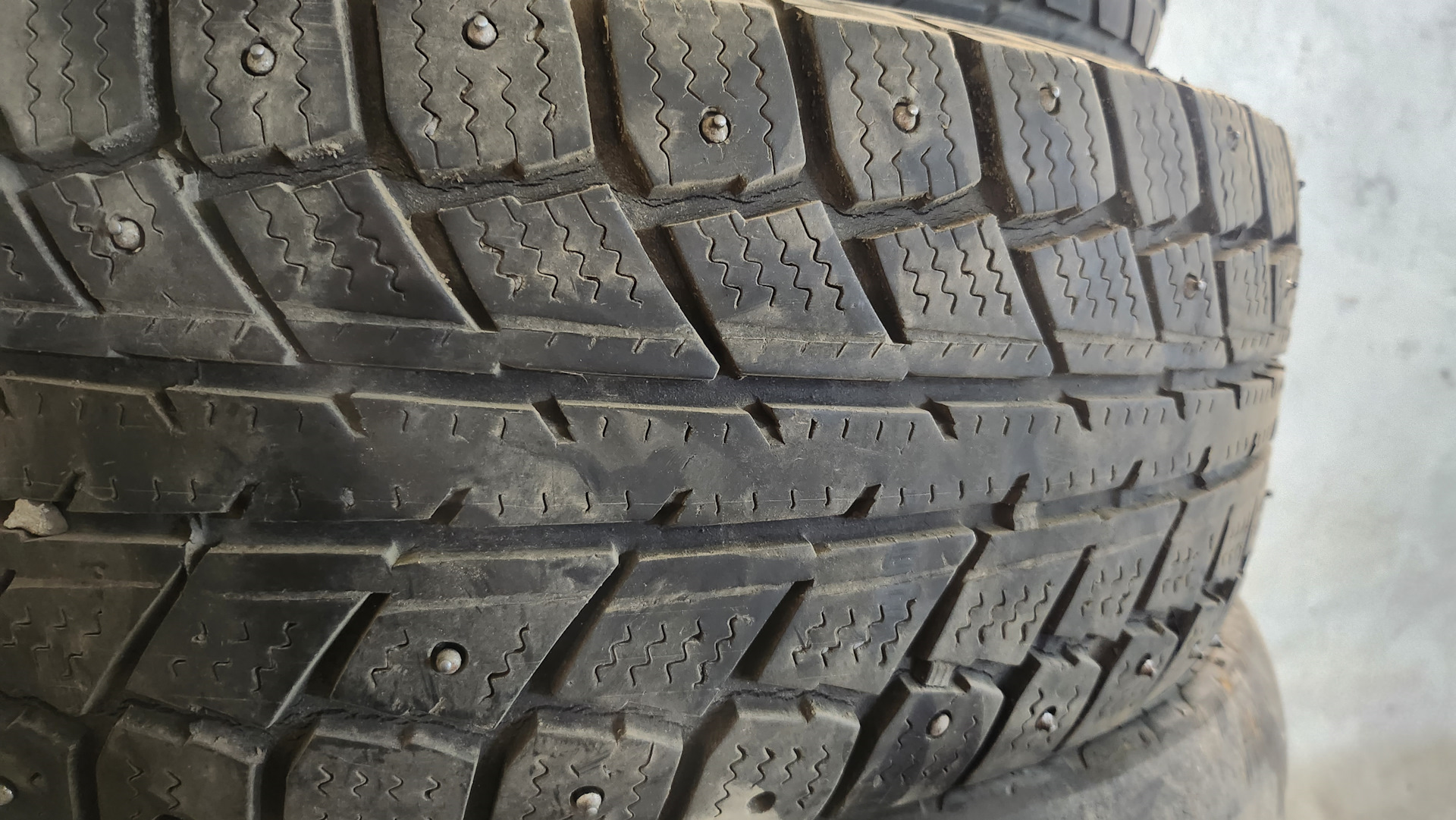 Переобулся. — Toyota Crown (S130), 2 л, 1991 года | шины | DRIVE2