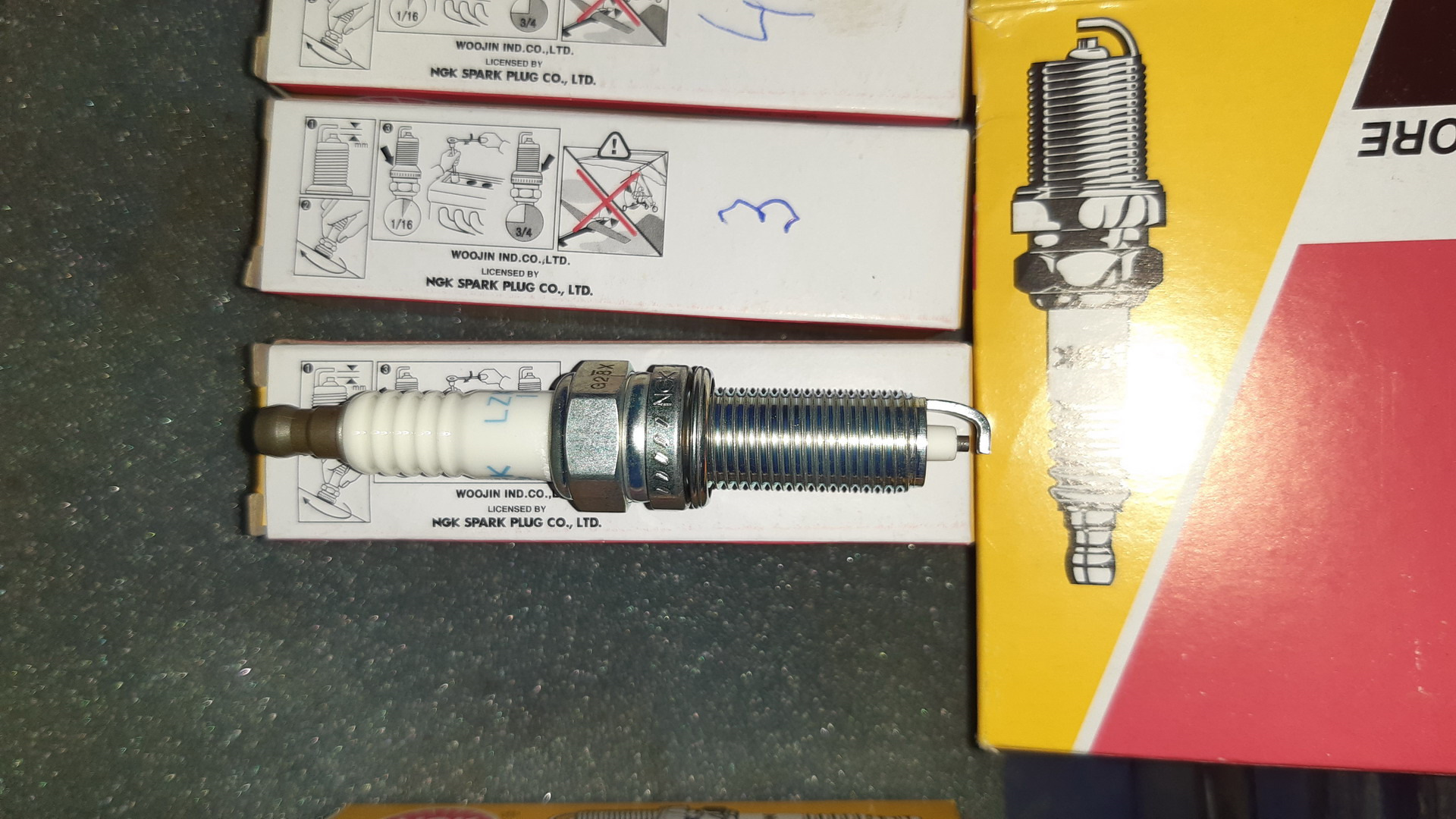 Отзыв про платиновые свечи NGK 94017 (LZKR6AGP-E) — Hyundai Creta (1G ...