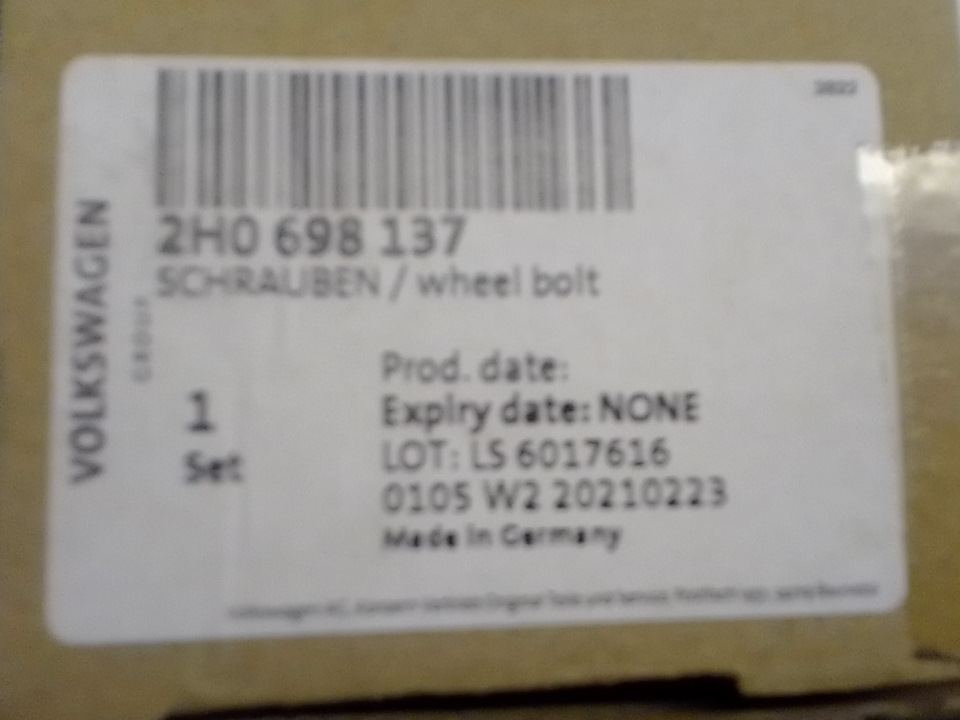 2H0698137 Комплект колесных болтов — VAG | Запчасти на DRIVE2
