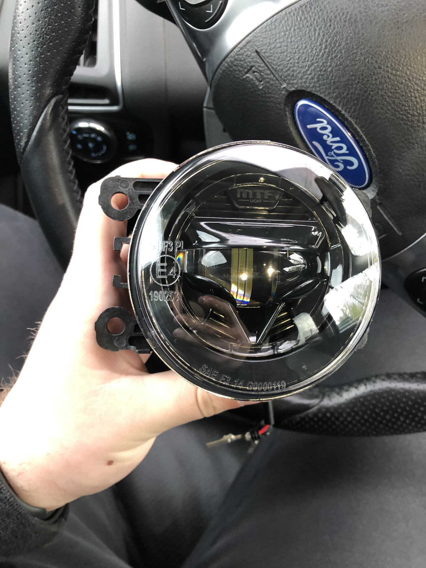 Противотуманные фары MTF FL10WJ — Ford Focus Sedan III, 1,6 л, 2012 ...