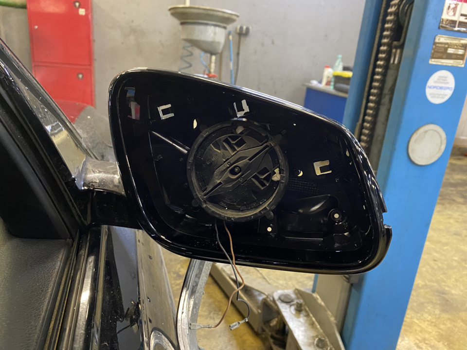 [7] Замена пластика зеркала заднего вида — BMW 3 series (F30), 2 л ...