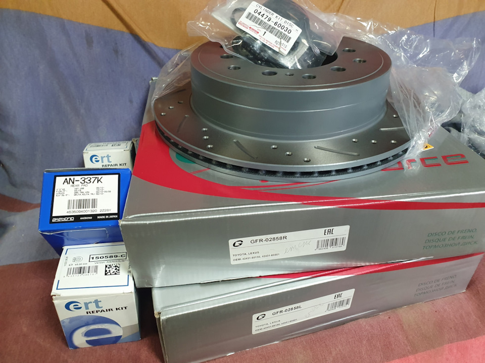 18. Замена задних тормозных дисков. Ревизия стояночного тормоза ...