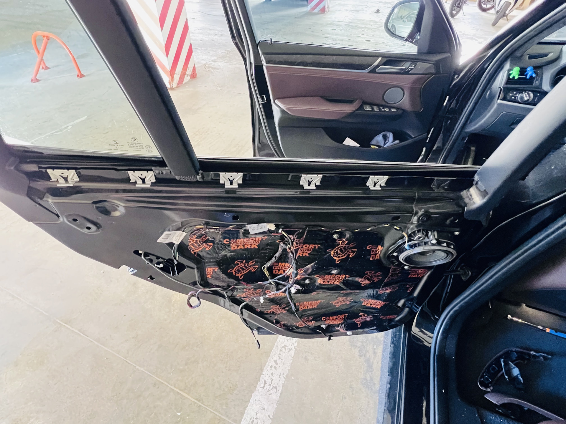 Шторки задних дверей, опция S417A — BMW X3 (F25), 2 л, 2015 года ...