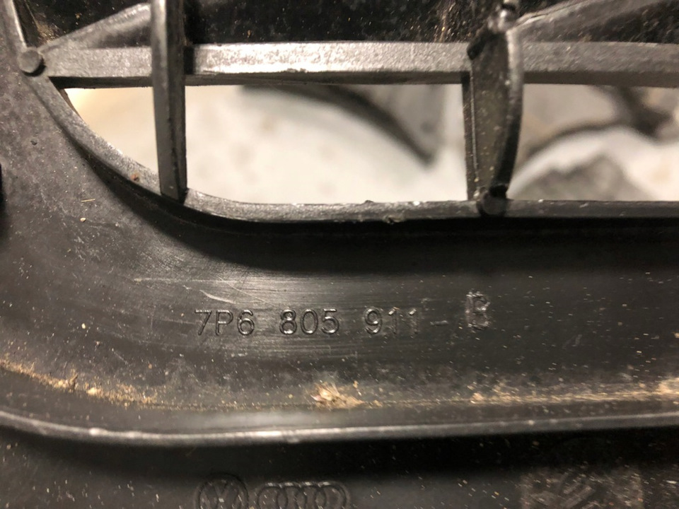 #47 "Глухие" подкрылки (локеры) передних арок — Volkswagen Touareg (2G ...