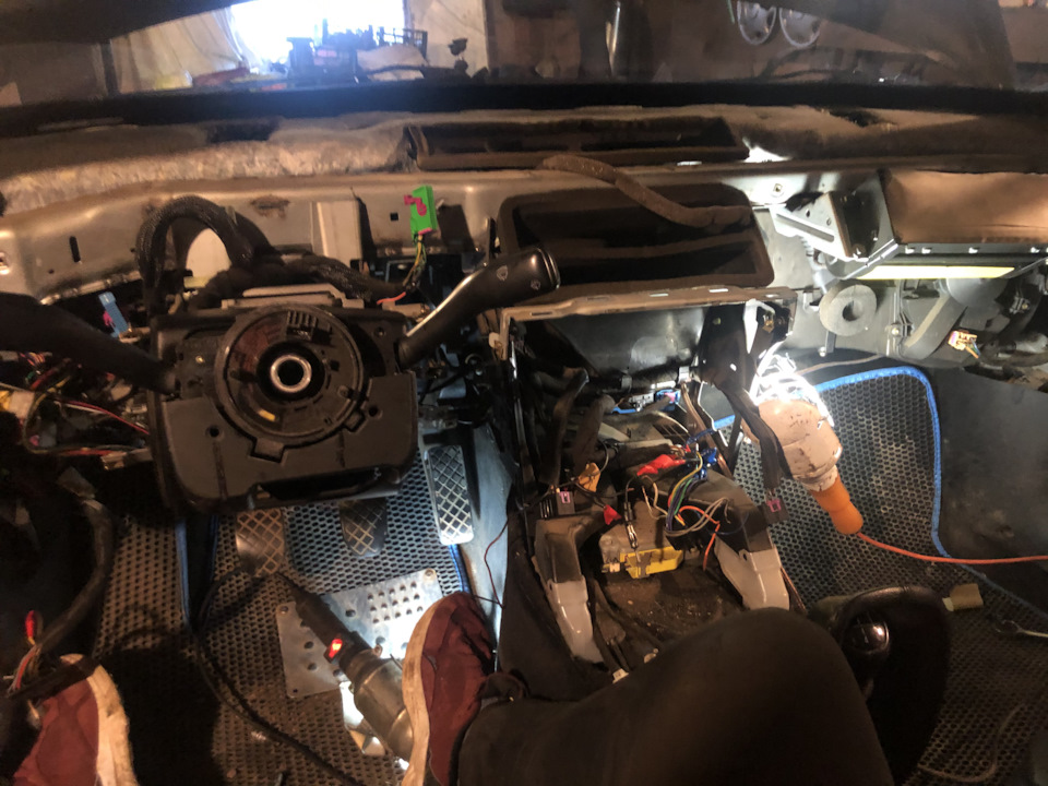 Замена радиатора отопителя — Volkswagen Passat B5, 1,6 л, 1998 года ...