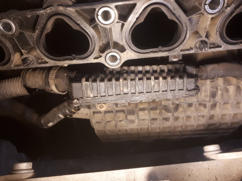 Замена помпы и подогревателя картерных газов. — Volkswagen Polo Sedan ...