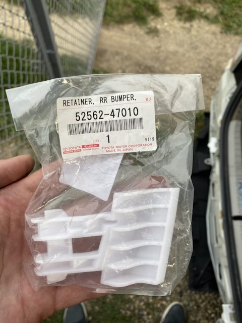 5256247010 Крепление фонаря TOYOTA LEXUS | Запчасти на DRIVE2