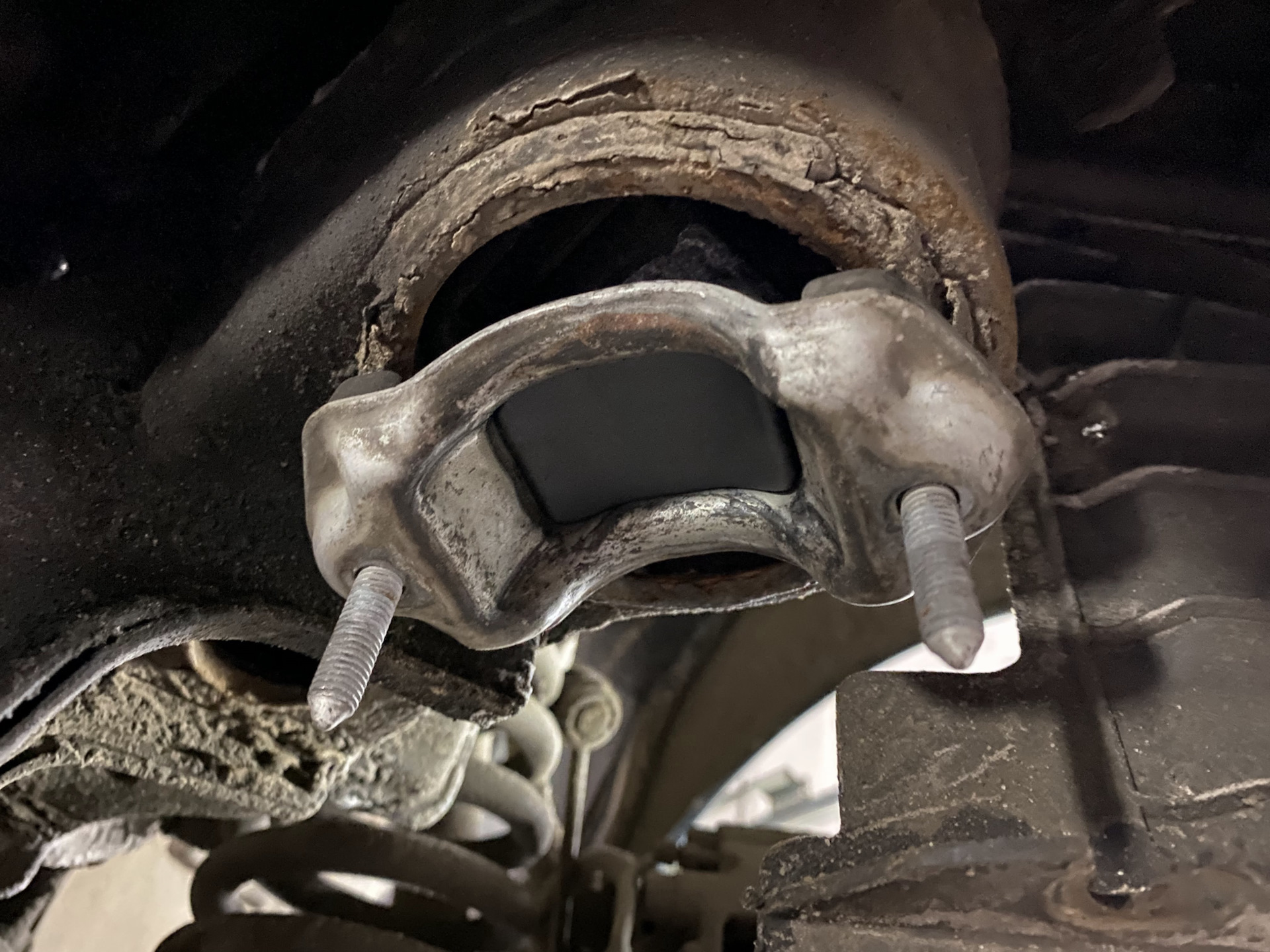 Замена переднего стабилизатора — Mercedes-Benz CL (W140), 5 л, 1996 ...