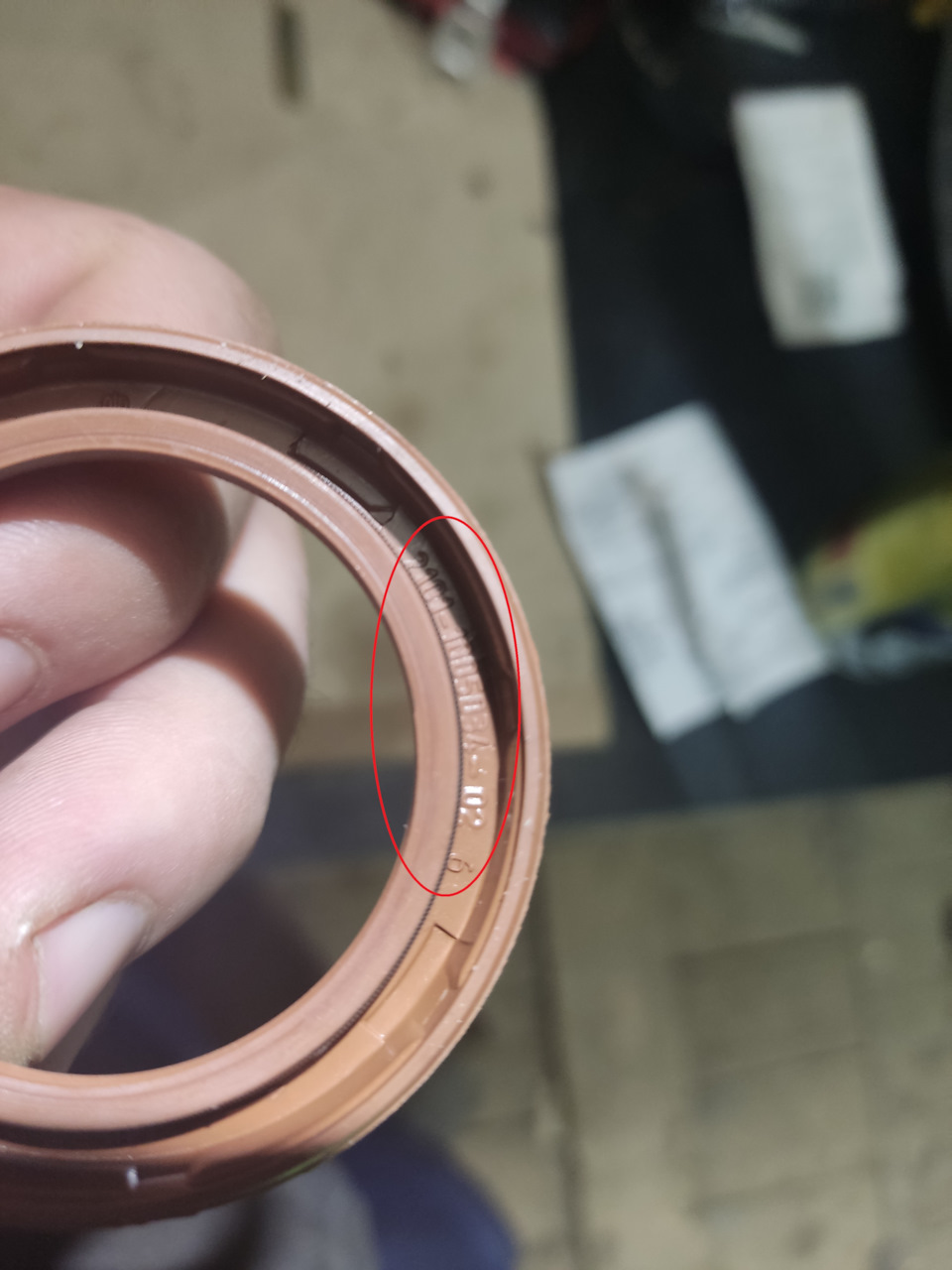 21214100504000 Сальник коленчатого вала передний в сборе LADA ...