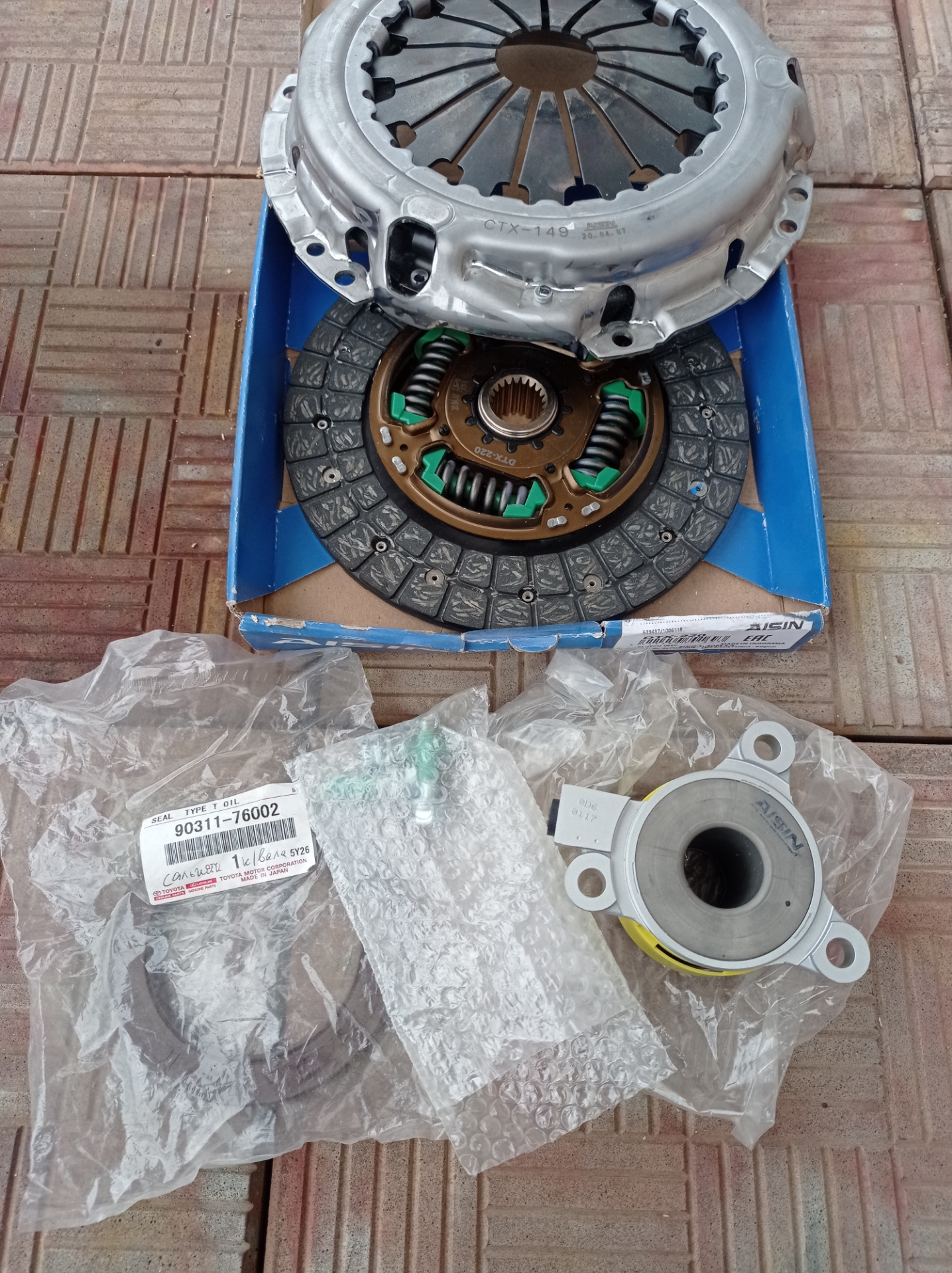 Продам сцепление на 6ти ступку — Toyota Corolla (140/150), 1,6 л, 2008 ...