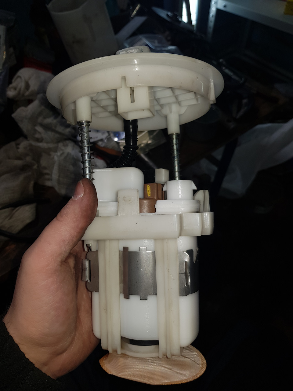 Замена топливных фильтров. — KIA Ceed (2G), 1,6 л, 2013 года ...