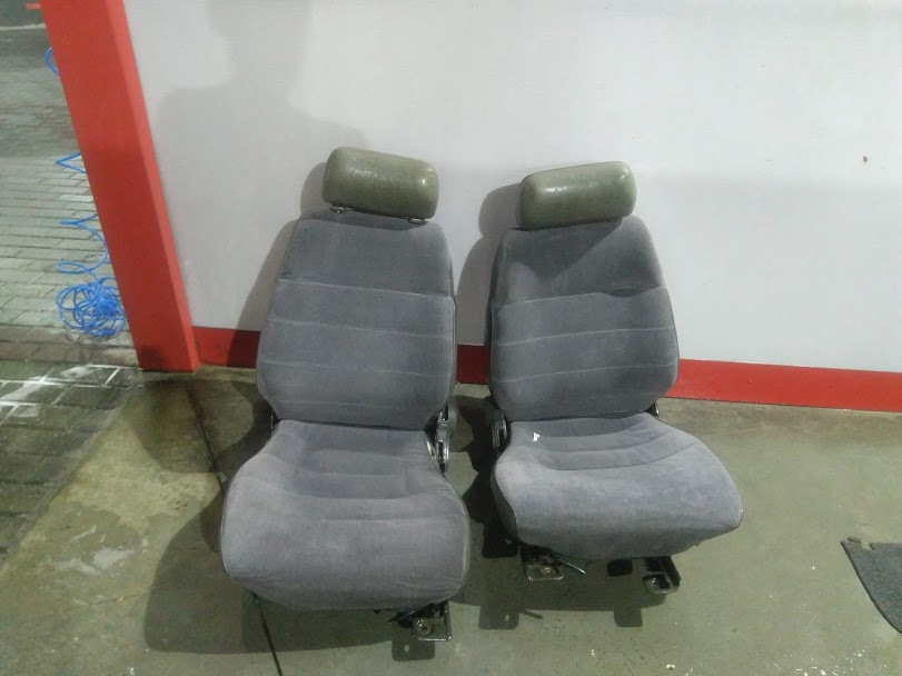 Чистим салон — Nissan Vanette (2G), 2 л, 1991 года | мойка | DRIVE2