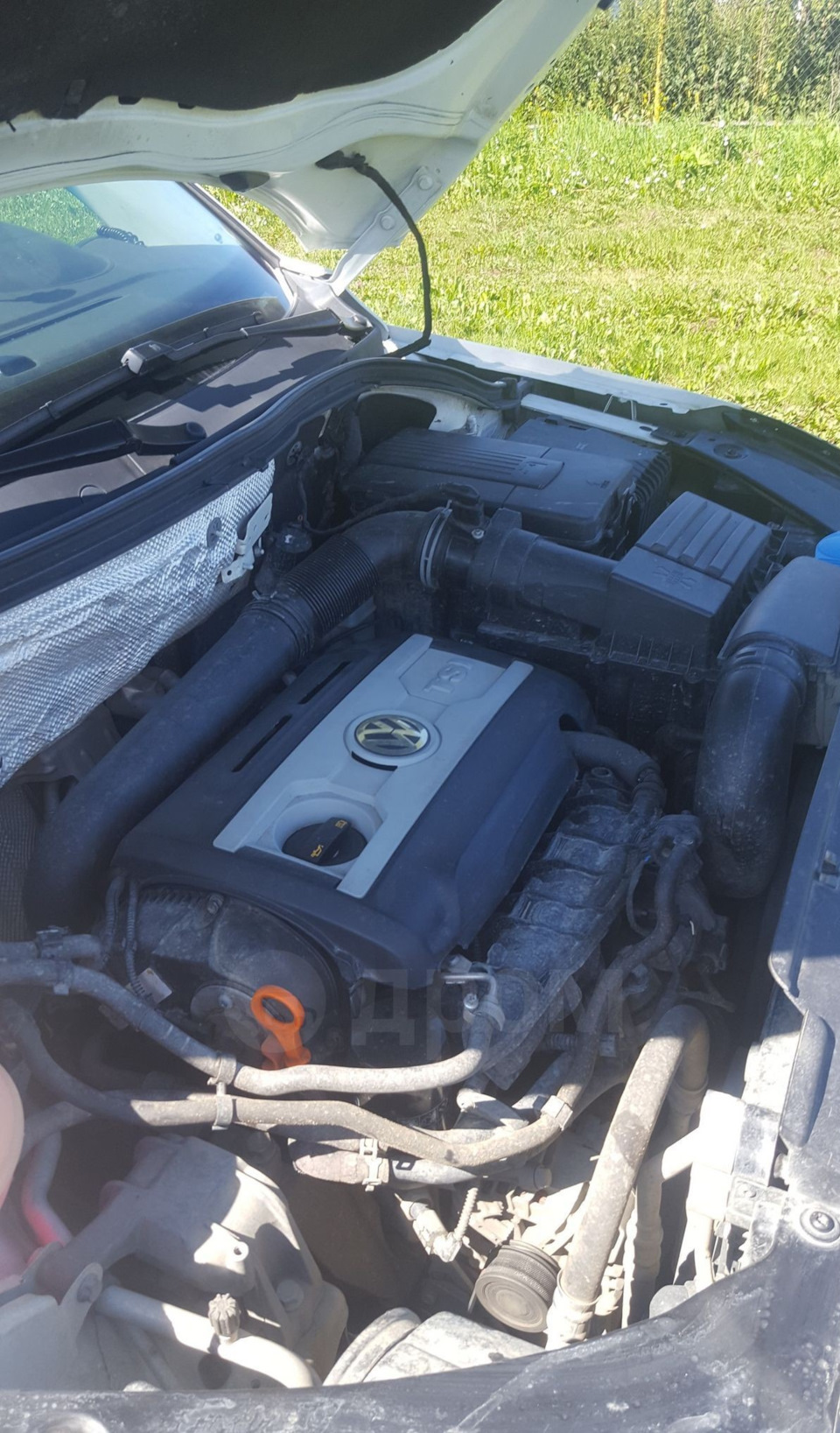 где находится датчик положения коленвала 2.0 CAWA Тигуан 1G ...