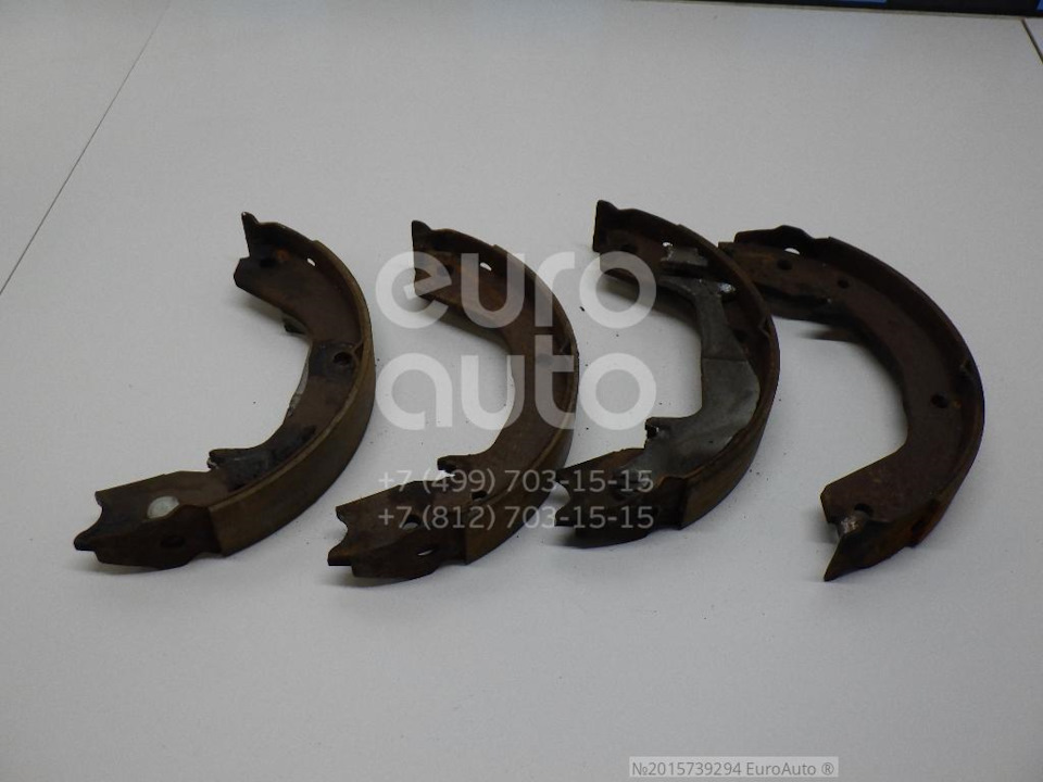MN150861 Комплект барабанных тормозных колодок. Задняя ось Mitsubishi ...