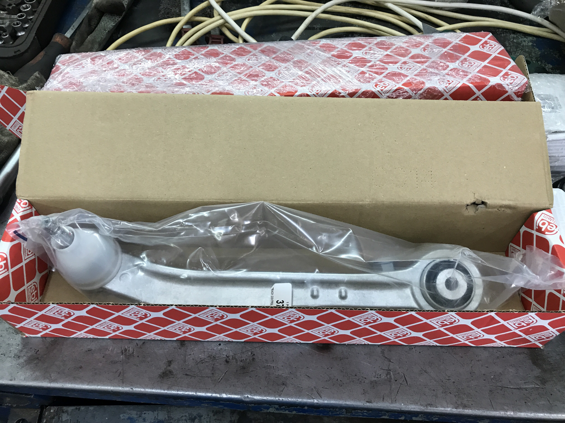 Замена рычагов подвески — BMW X6 (E71/E72), 3 л, 2013 года | визит на ...