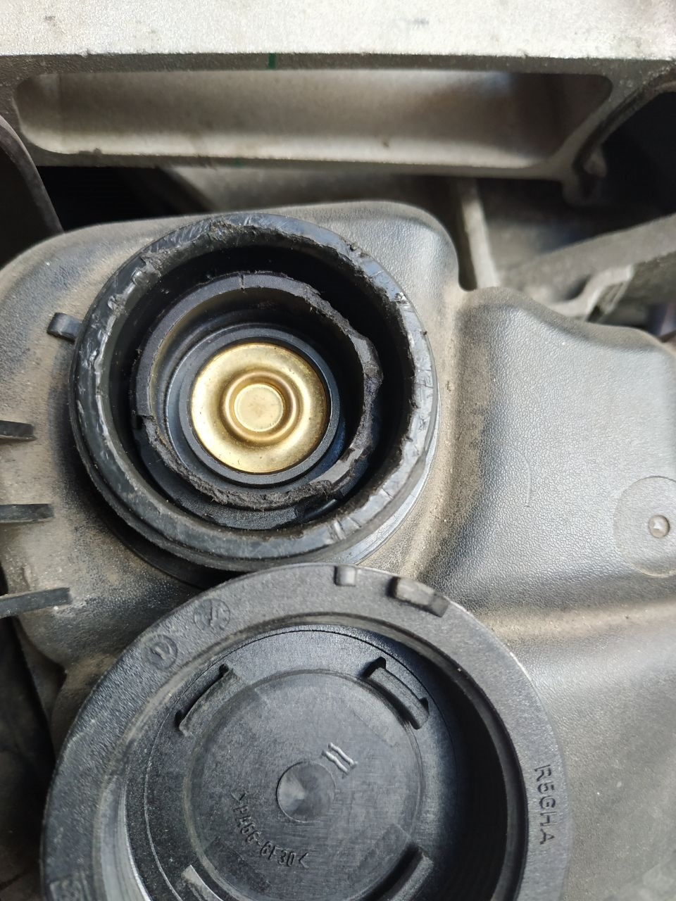Крышка радиатора Volvo XC70 — Volvo XC70 III, 2,4 л, 2012 года ...