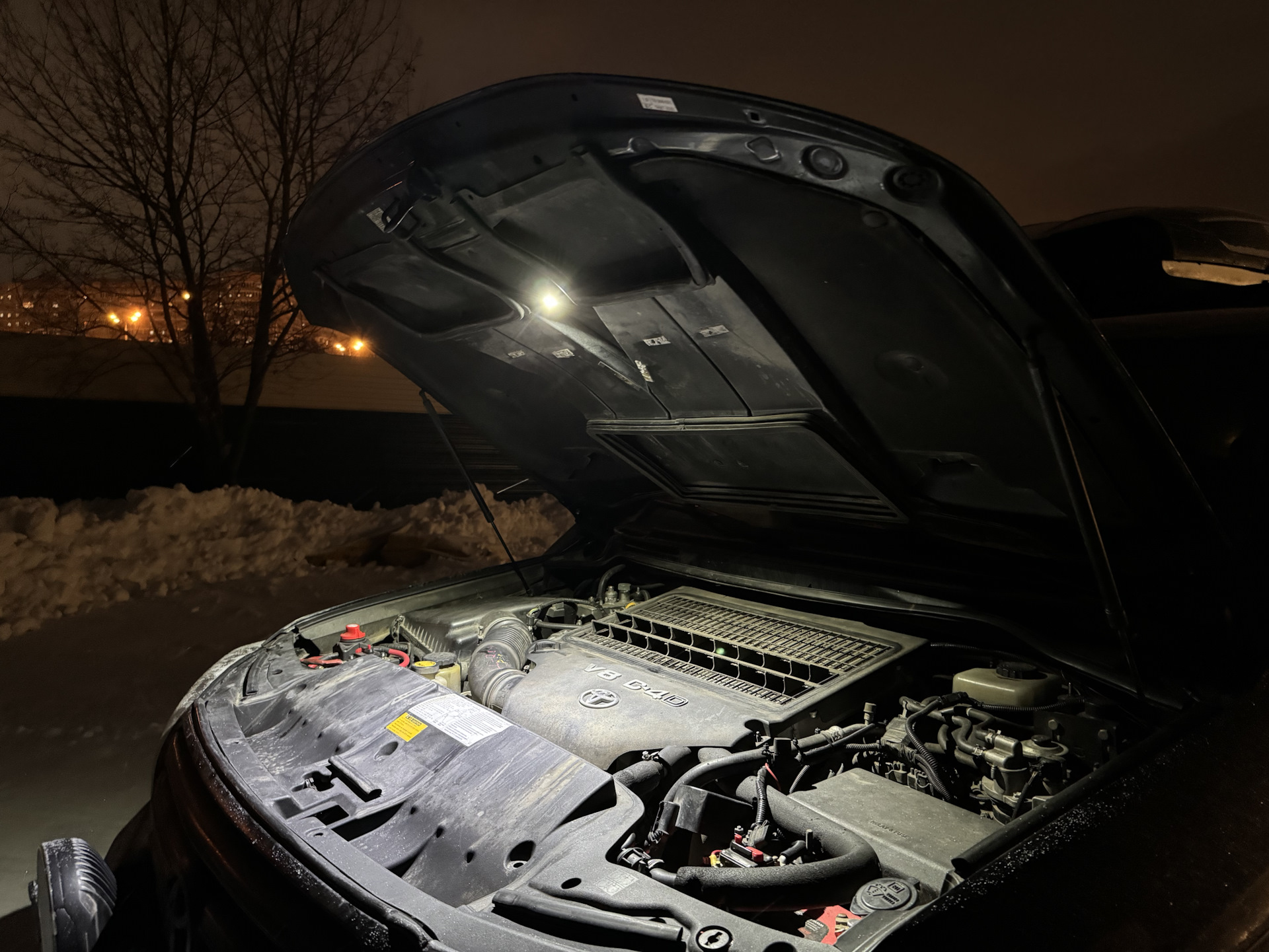 Боковые светильники на экспедиционном багажнике Land Cruiser 200 ...