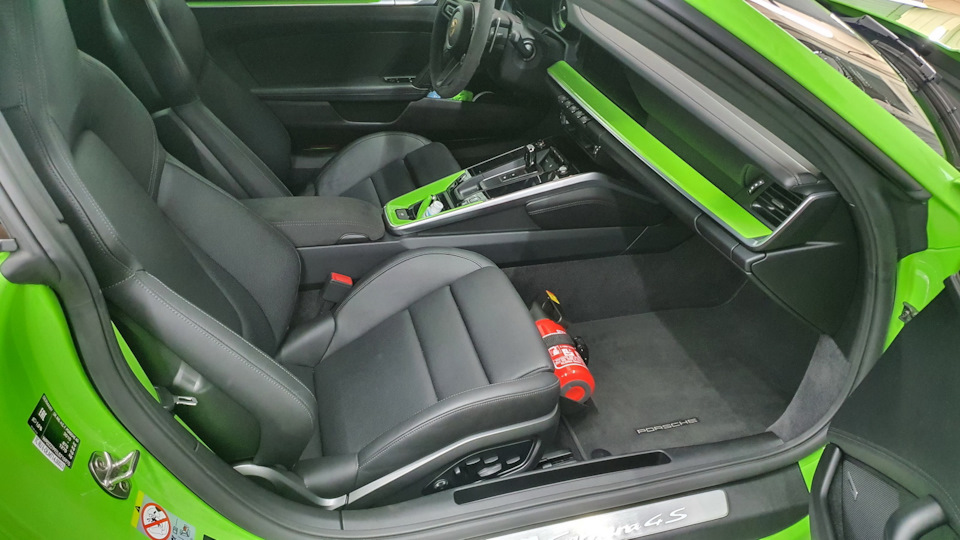 Оригинальный огнетушитель в салон Porsche 911 992 — Porsche 911 (992 ...