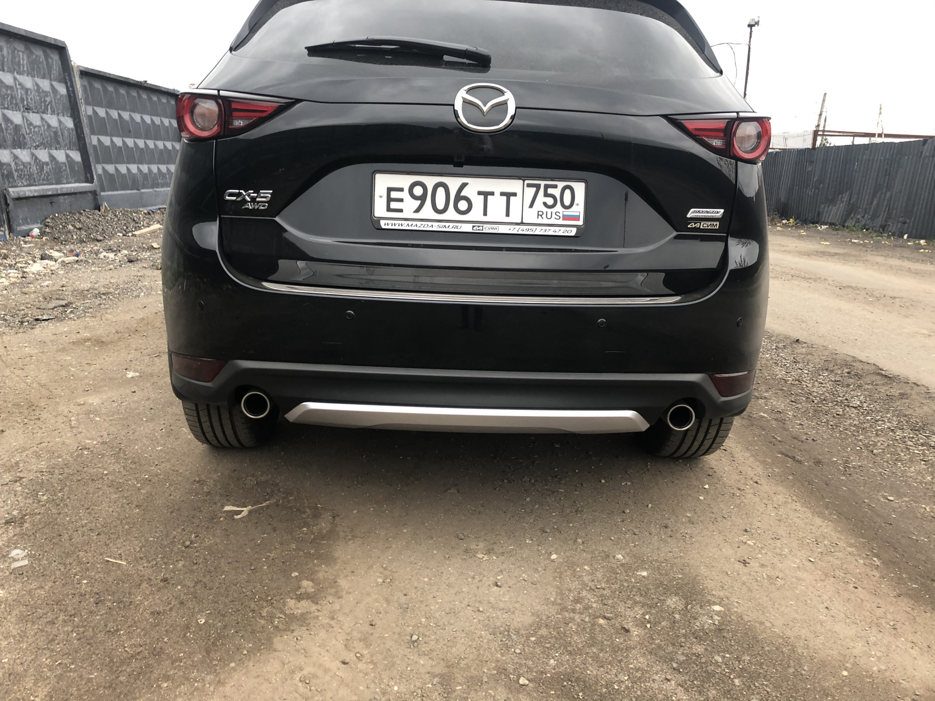 Накладка на задний бампер оригинал — Mazda CX-5 (2G), 2,5 л, 2019 года | аксессуары | DRIVE2