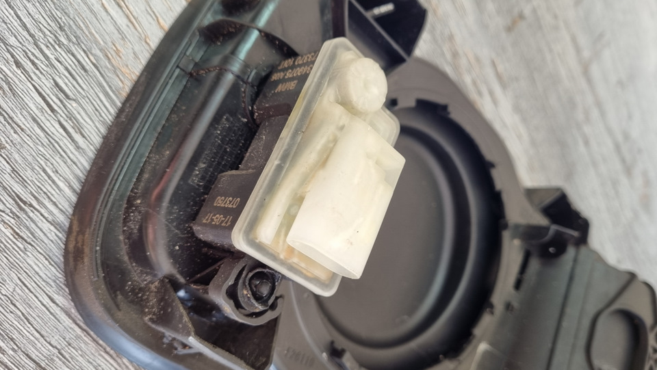 Крышка порта зарядки BMW 530e — BMW 5 series (G30), 2 л, 2017 года ...