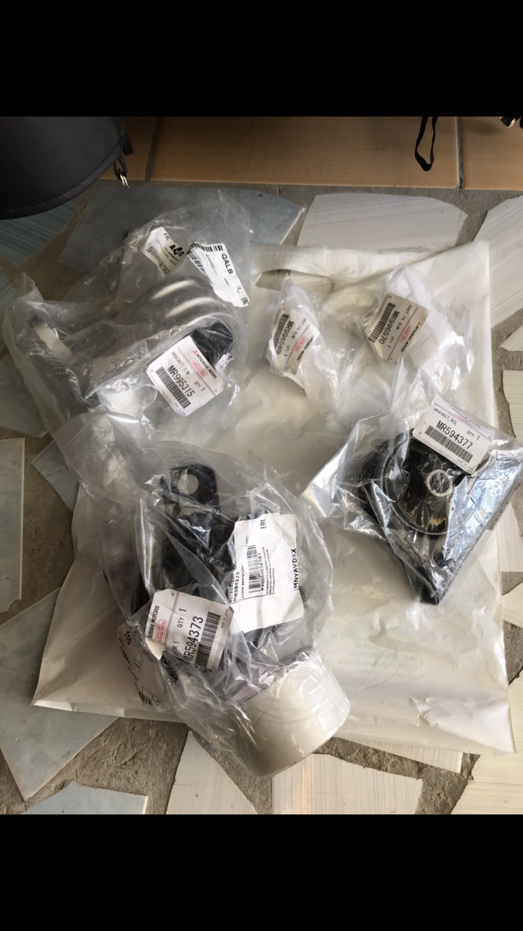 MR995315 Кронштейн крепления трансмиссии Mitsubishi | Запчасти на DRIVE2