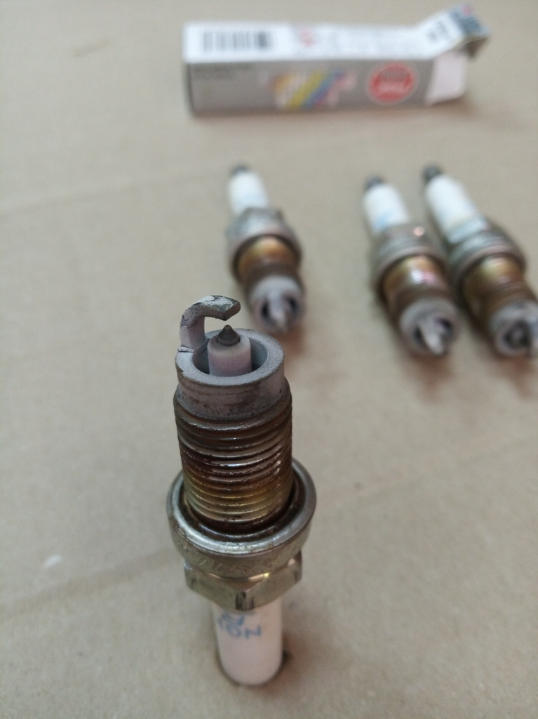 2020 август_герметик клап. крышки, замена свечей, замена масла и чистка ...