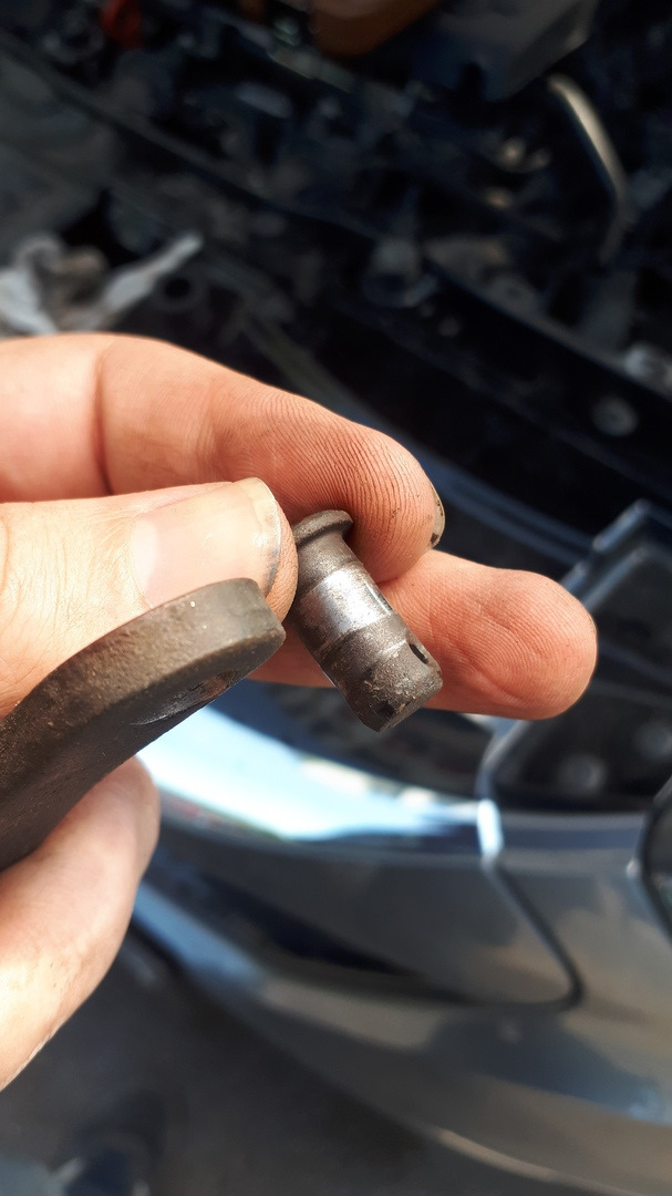 Ревизия втулки, рычага, штока цилиндра сцепления МКПП Hyundai IX35 2012 ...