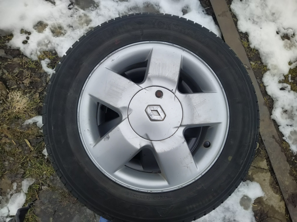 Замена колёс на летние. — Renault Symbol, 1,4 л, 2004 года | шины | DRIVE2
