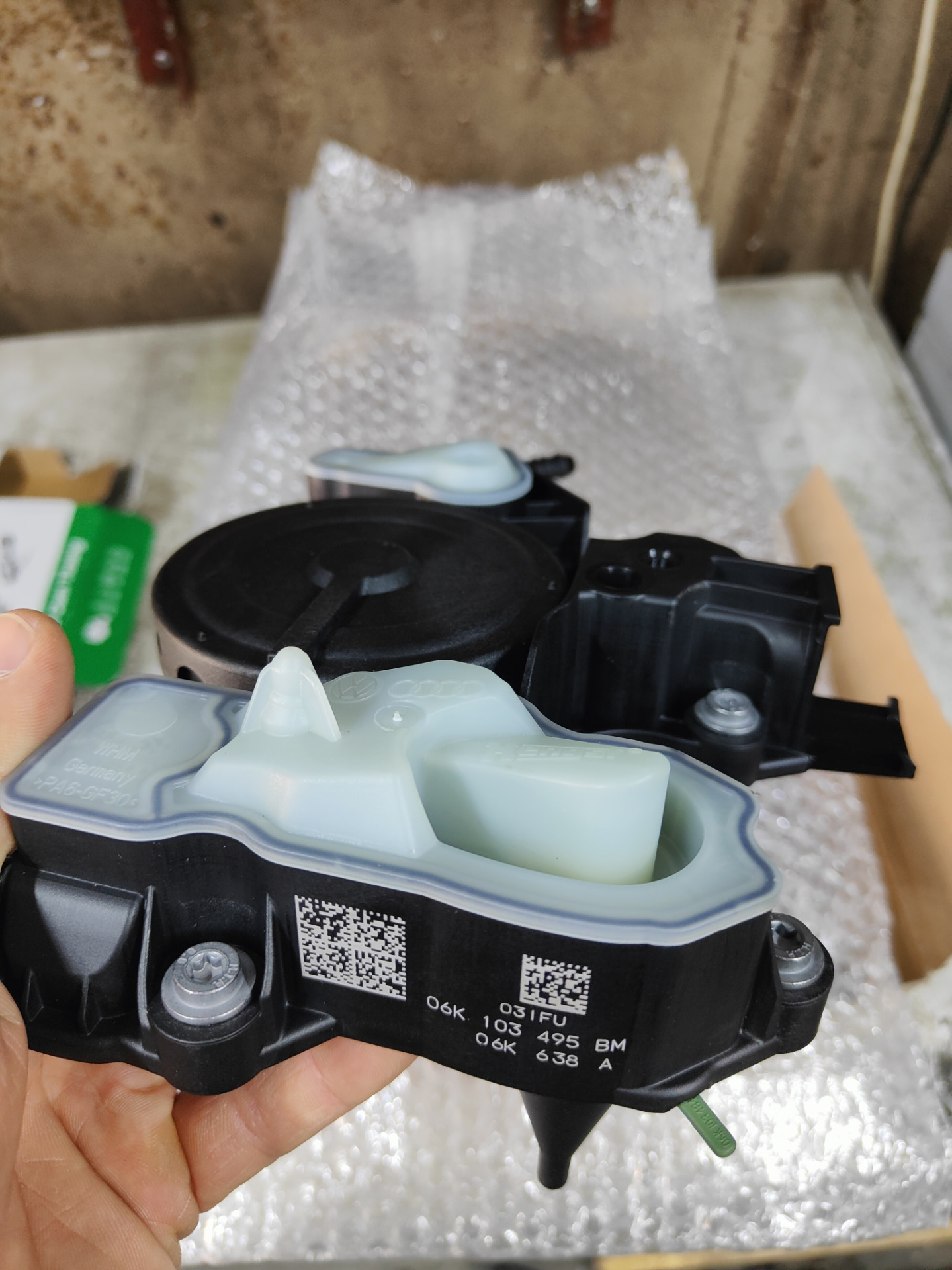 Замена маслоотделителя — Skoda Octavia A7 Mk3, 1,8 л, 2014 года ...