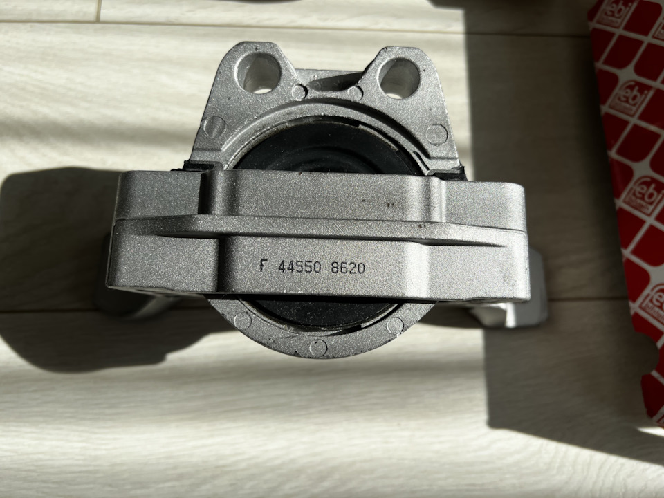 34. Правая опора двигателя Febi; — Ford Focus Hatchback III, 1,6 л ...