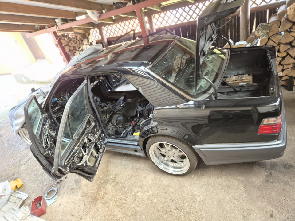 Меломан w124 — Mercedes-Benz E-Class (W124), 4,2 л, 1994 года | аксессуары | DRIVE2