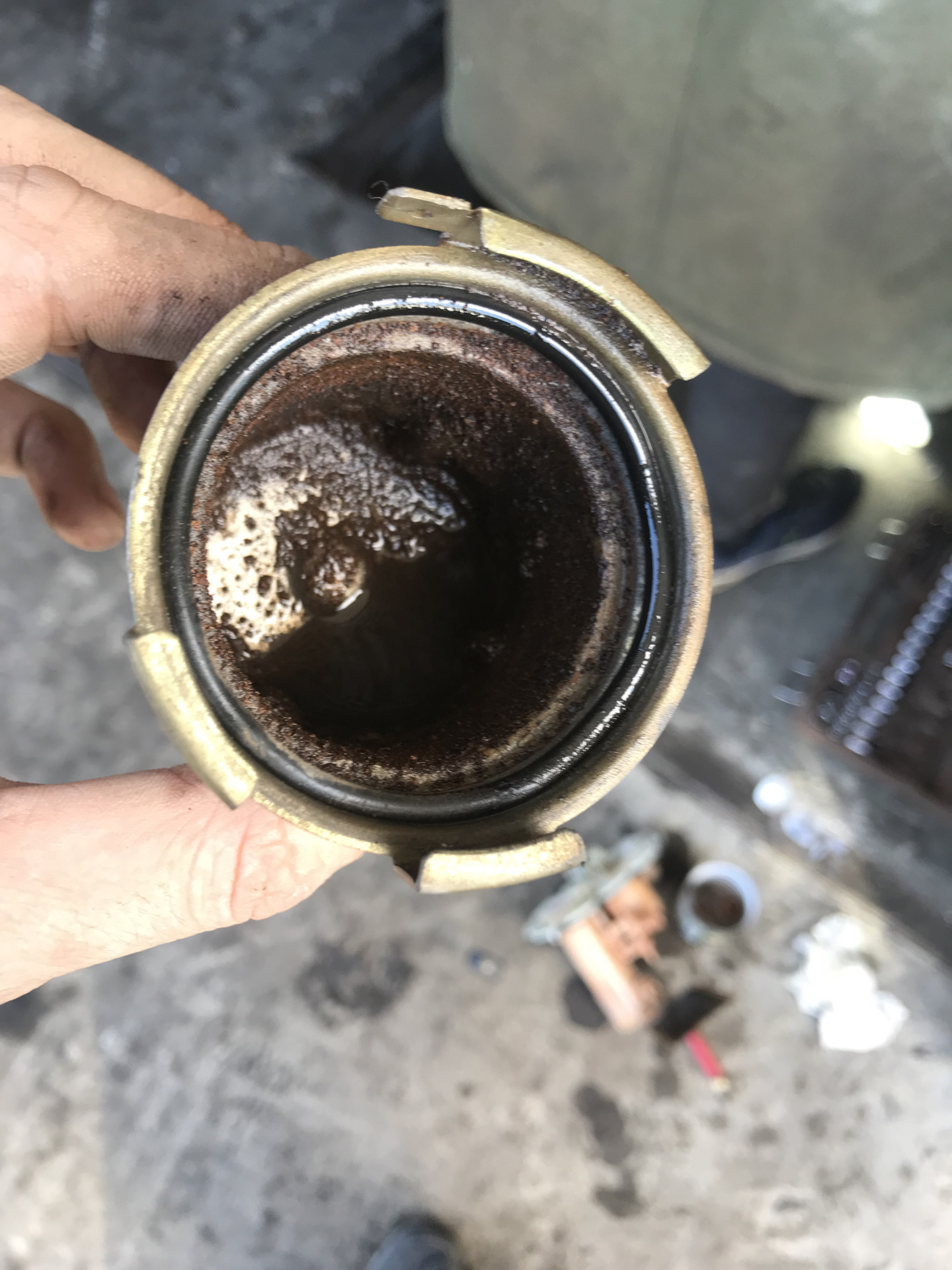 Замена топливного фильтра — Subaru Legacy (BE/BH/BT), 2 л, 1999 года ...