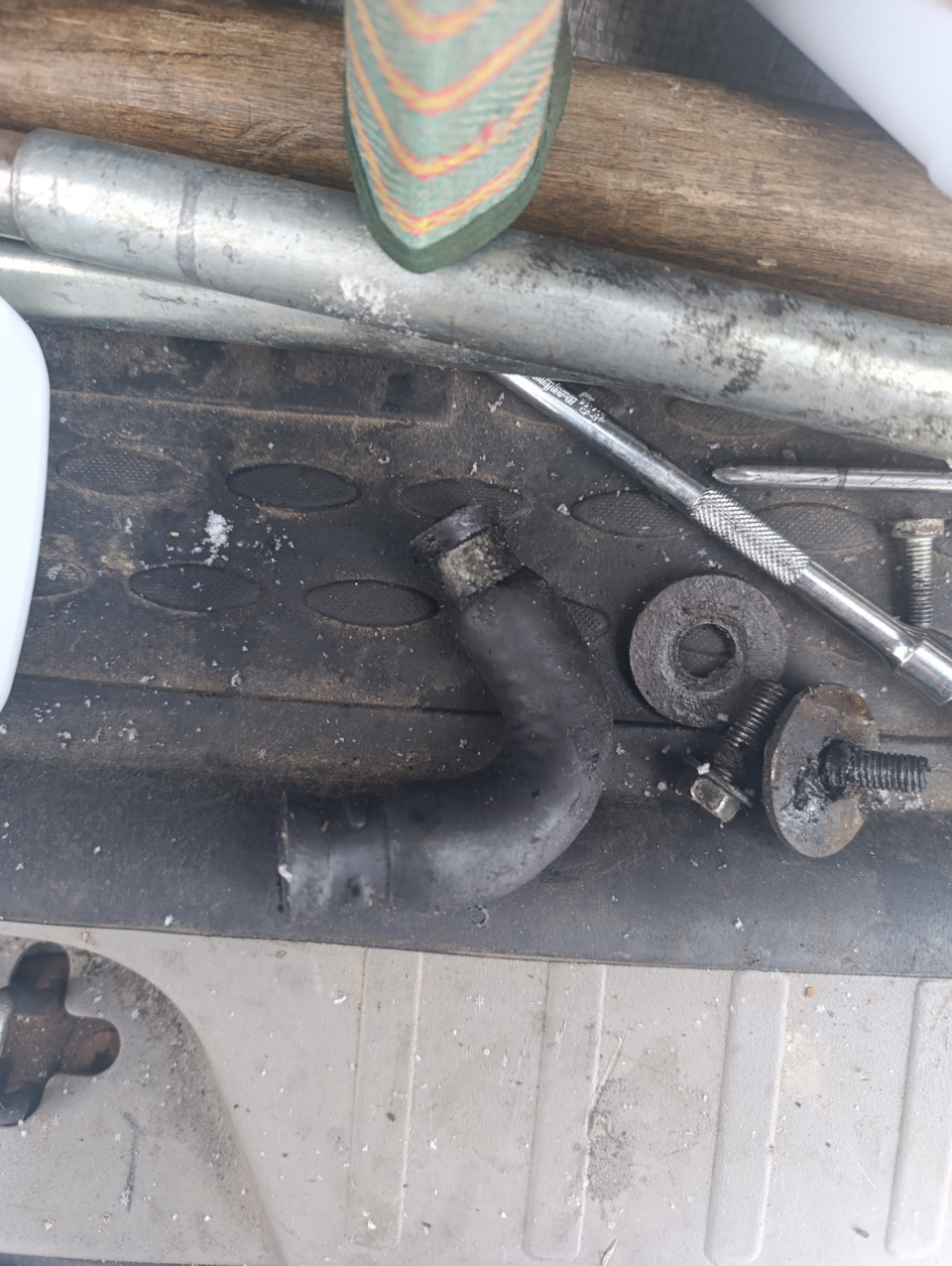 Замена патрубка охлаждения (новогодний нежданчик) — Mitsubishi Pajero ...