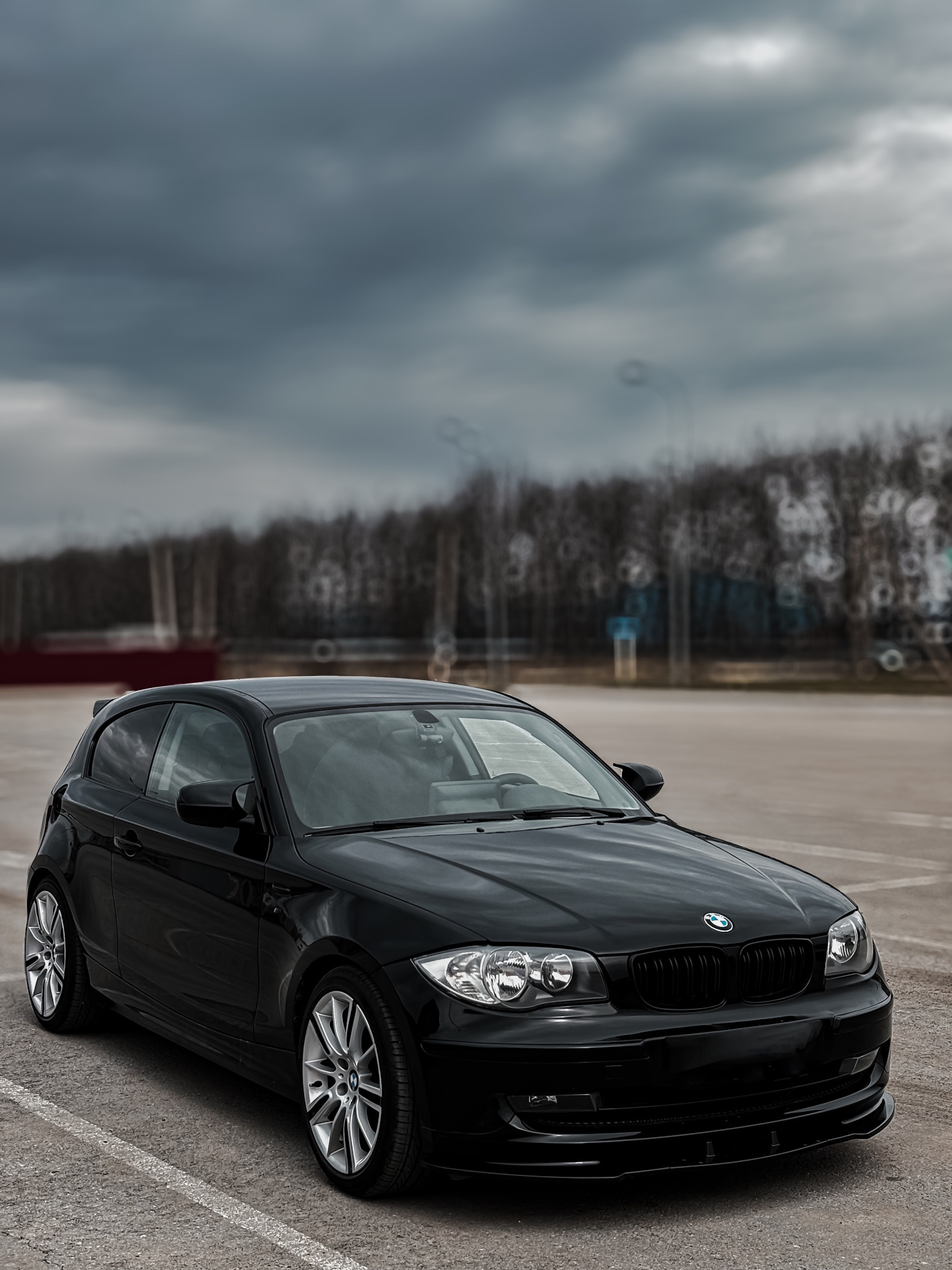 Сплиттер переднего рестайлинг бампера E87/E81/E88/E82 — BMW 1 series (E81/E87), 1,6 л, 2011 года ...