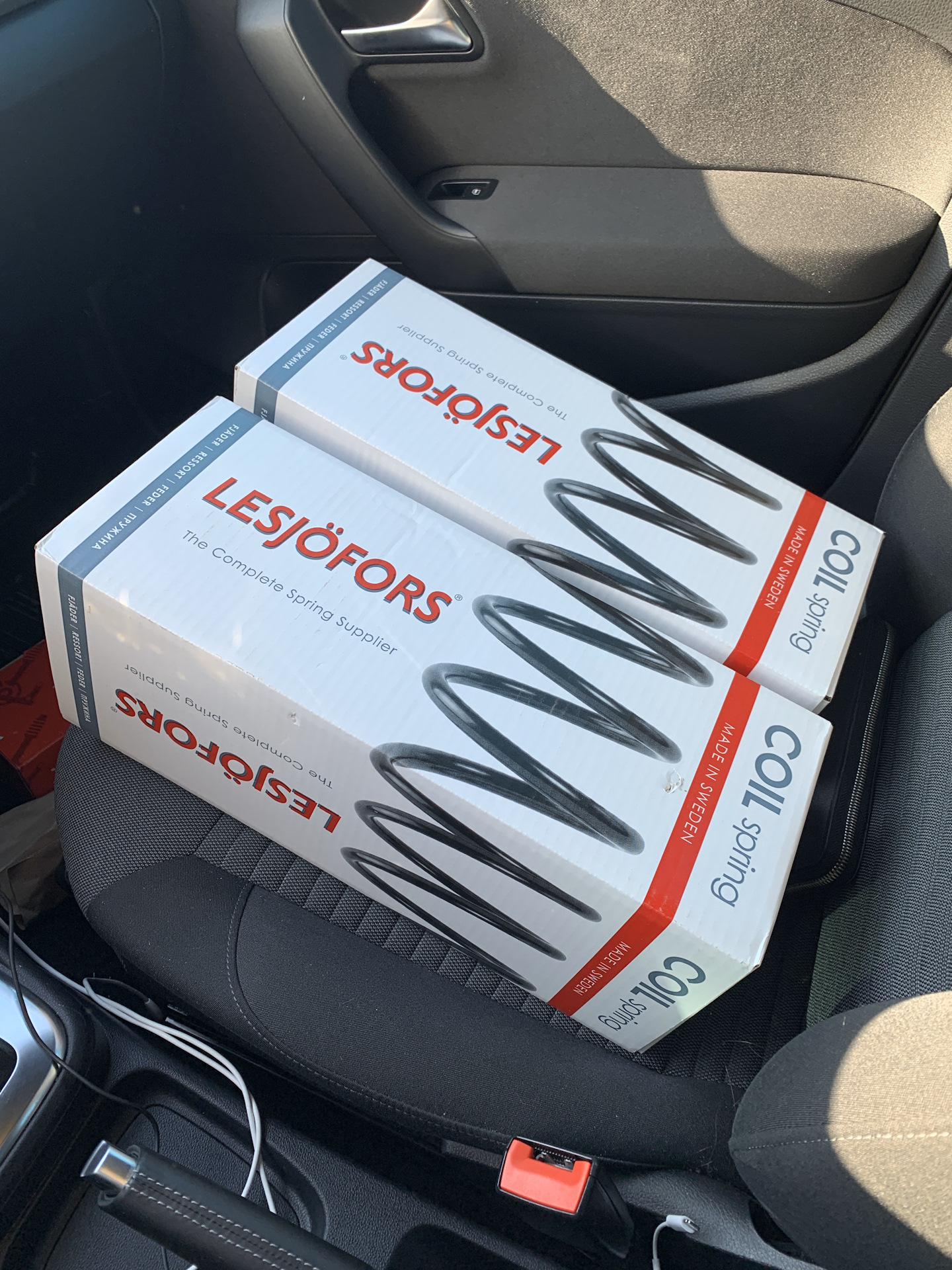 Опустил зад — Volkswagen Polo Hatchback Mk5, 1,4 л, 2012 года ...