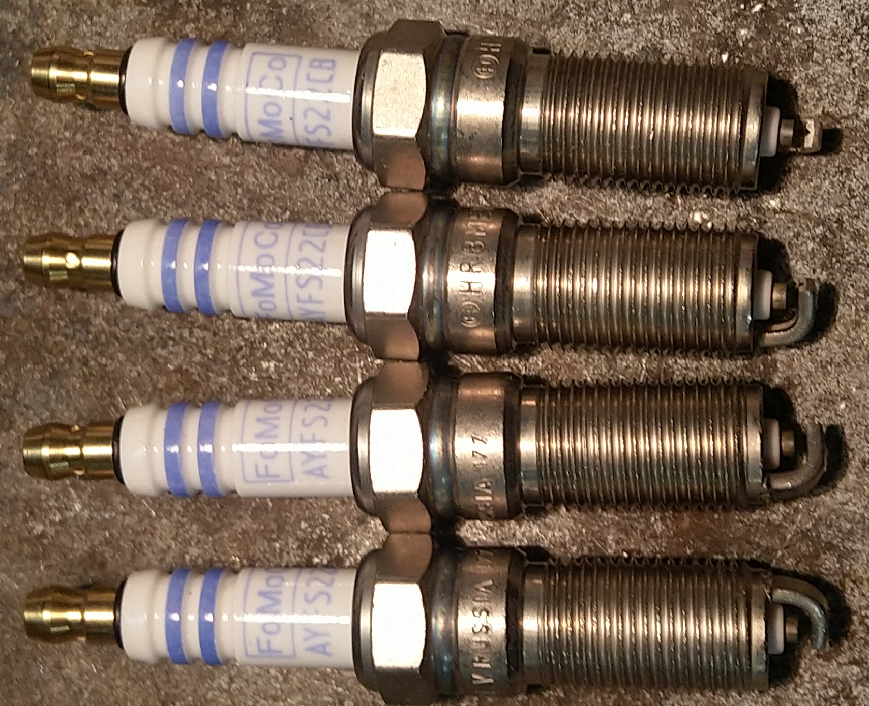 Замена свечей — Ford Fusion, 1,4 л, 2007 года | запчасти | DRIVE2