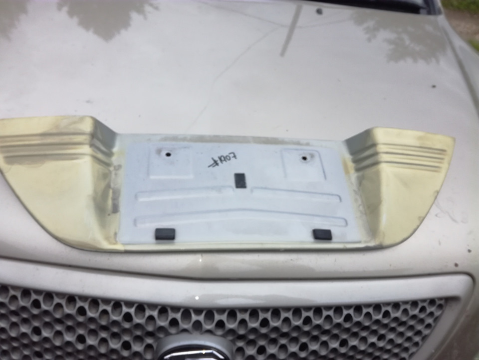 Рамка под задний квадратный номер — Toyota Harrier (1G), 2,2 л, 2000 ...